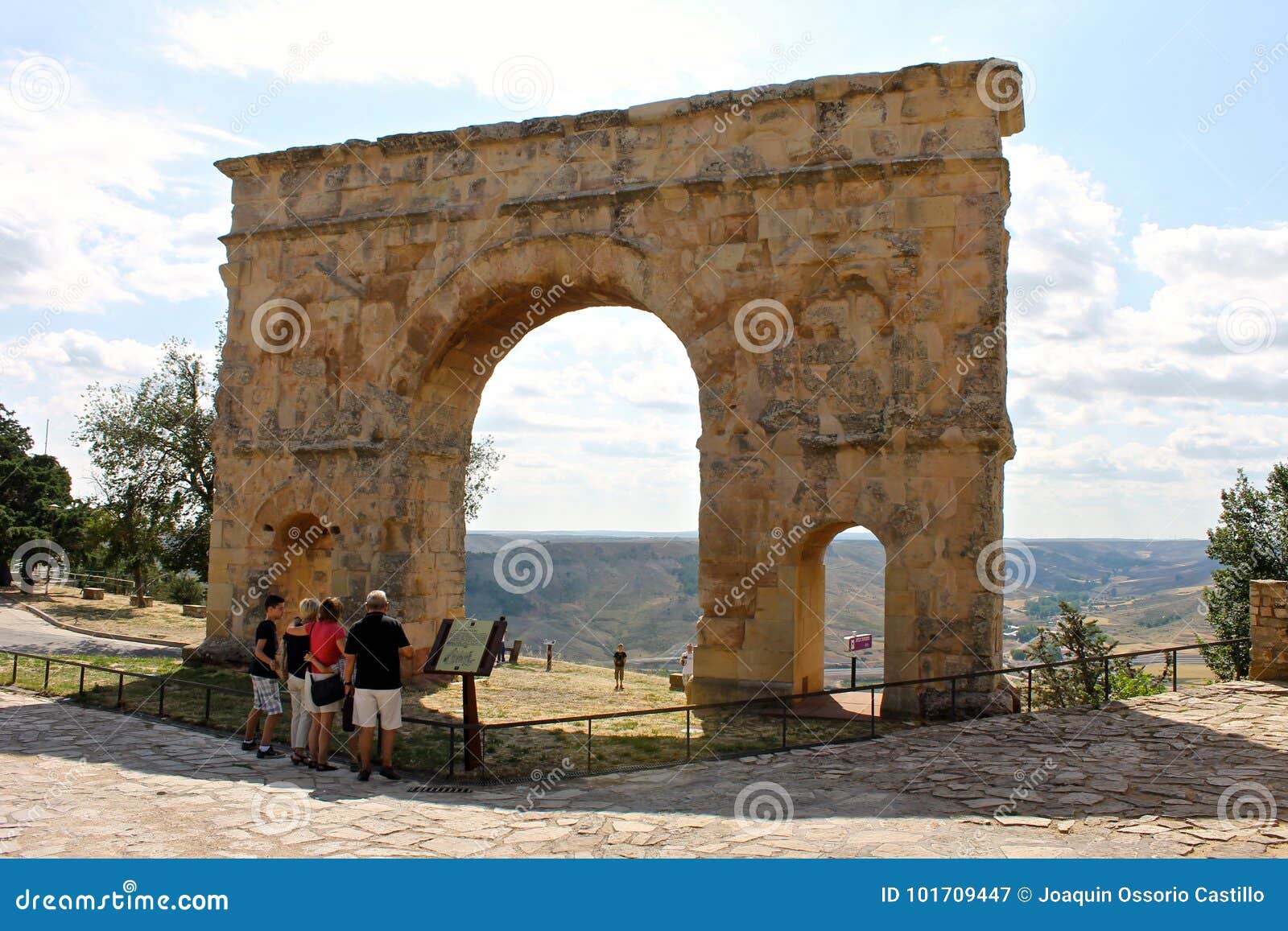 Porta Do Arco Romano, Medinaceli, Espanha Fotografia Editorial - Imagem ...