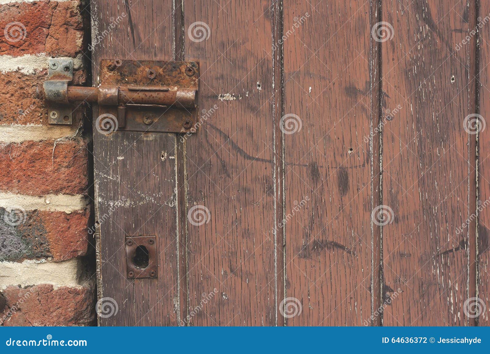 Porta fechada foto de stock. Imagem de vermelho, marrom - 64636372