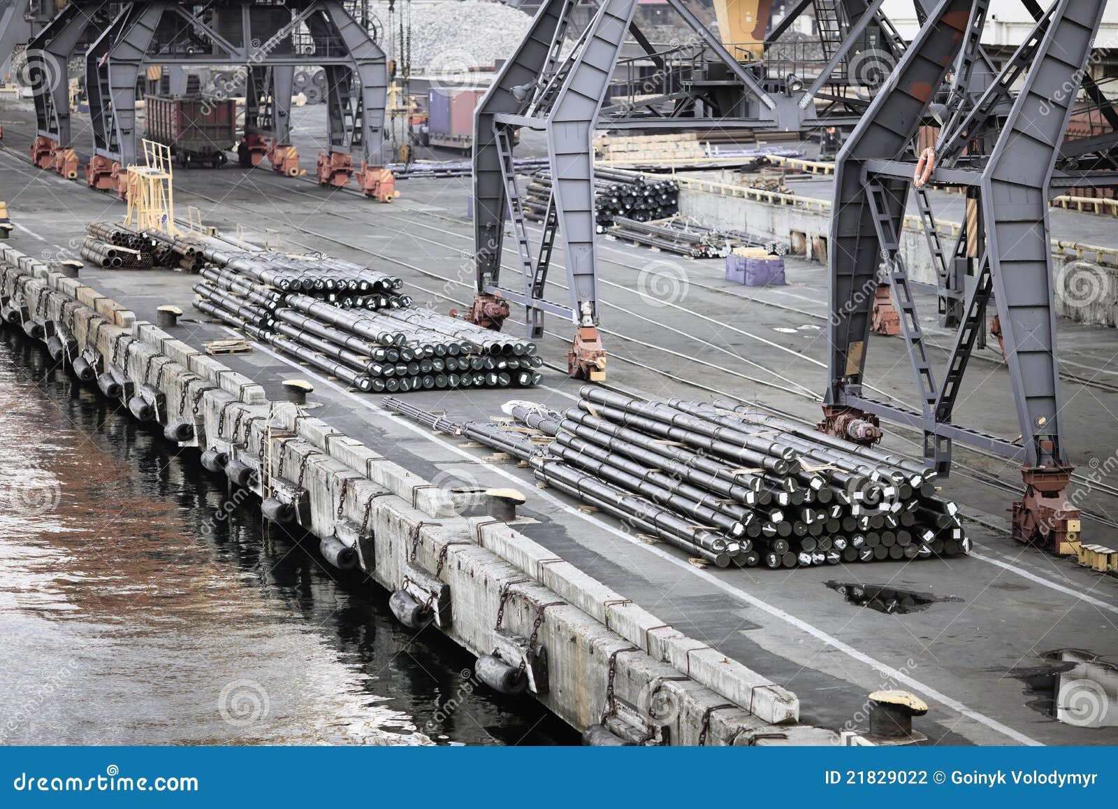 Porta industrial foto de stock. Imagem de marinheiro - 21829022