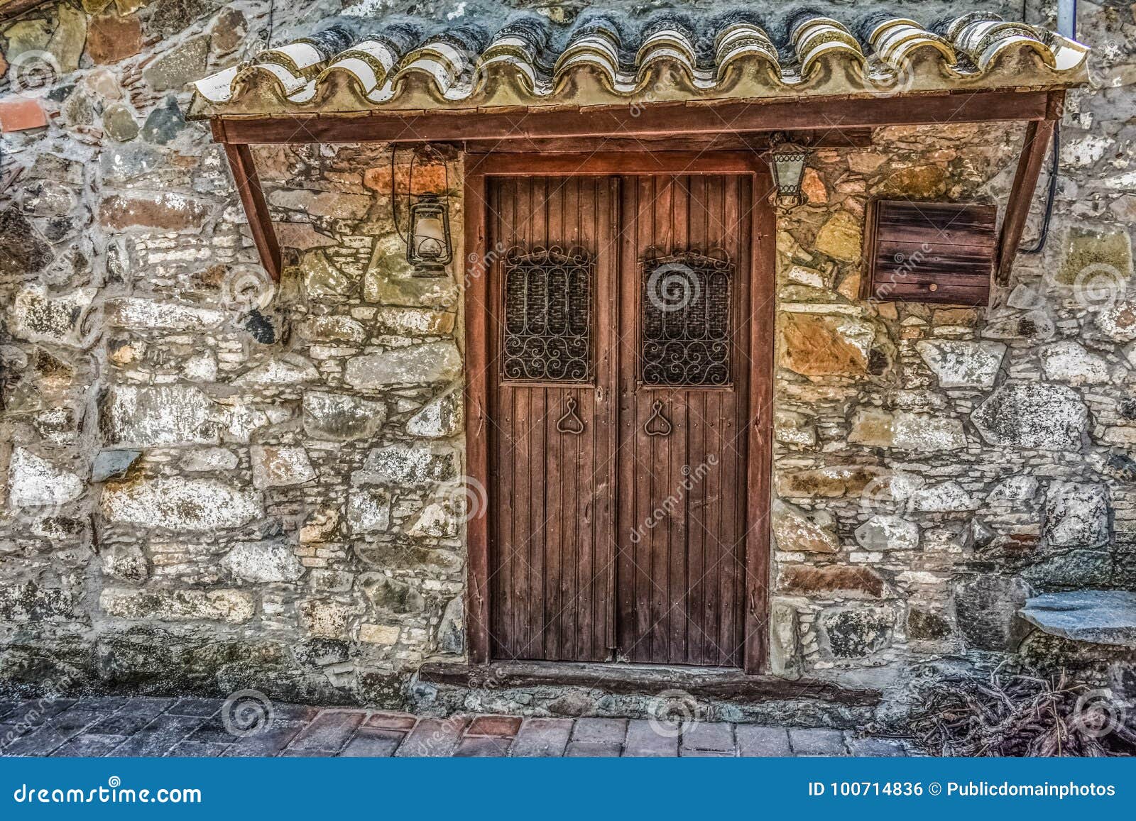Porta, Parede, Parede De Pedra, Fachada Imagem. Imagem: 100714836