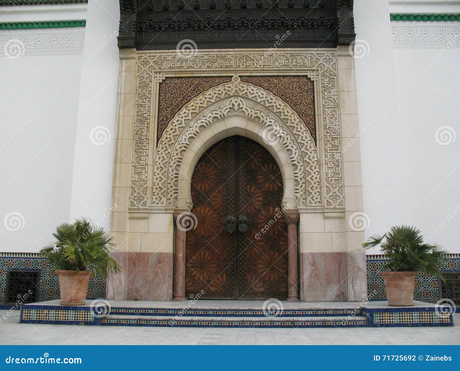 Porta Principale Della Moschea Di Parigi Fotografia Stock - Immagine di ...