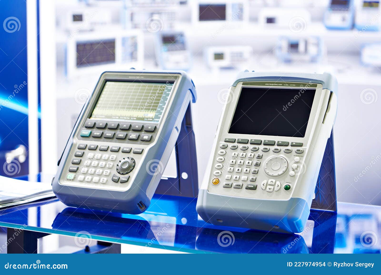 Portable Spectrum Analyzer For Measuring And Monitoring Radio Signals ...