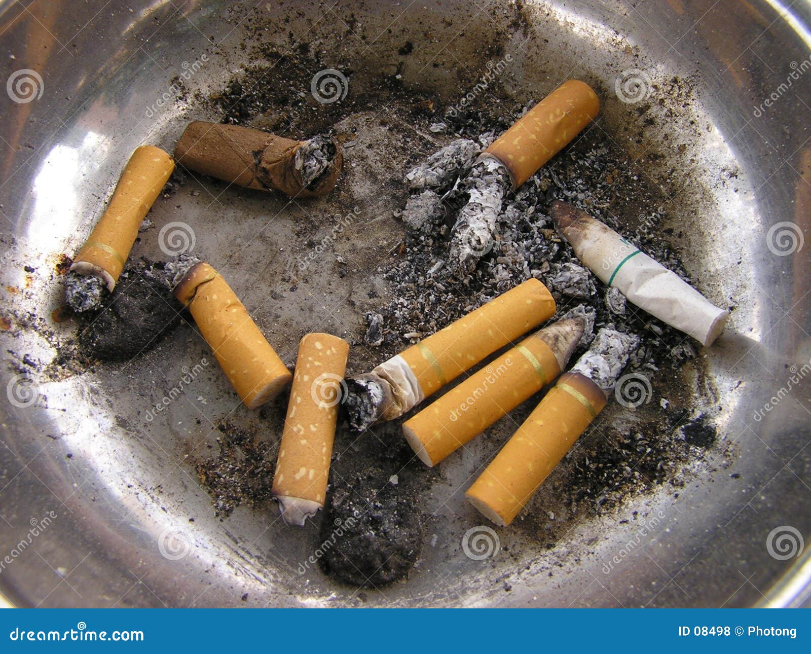 Portacenere fotografia stock. Immagine di abitudine, fumatore - 8498