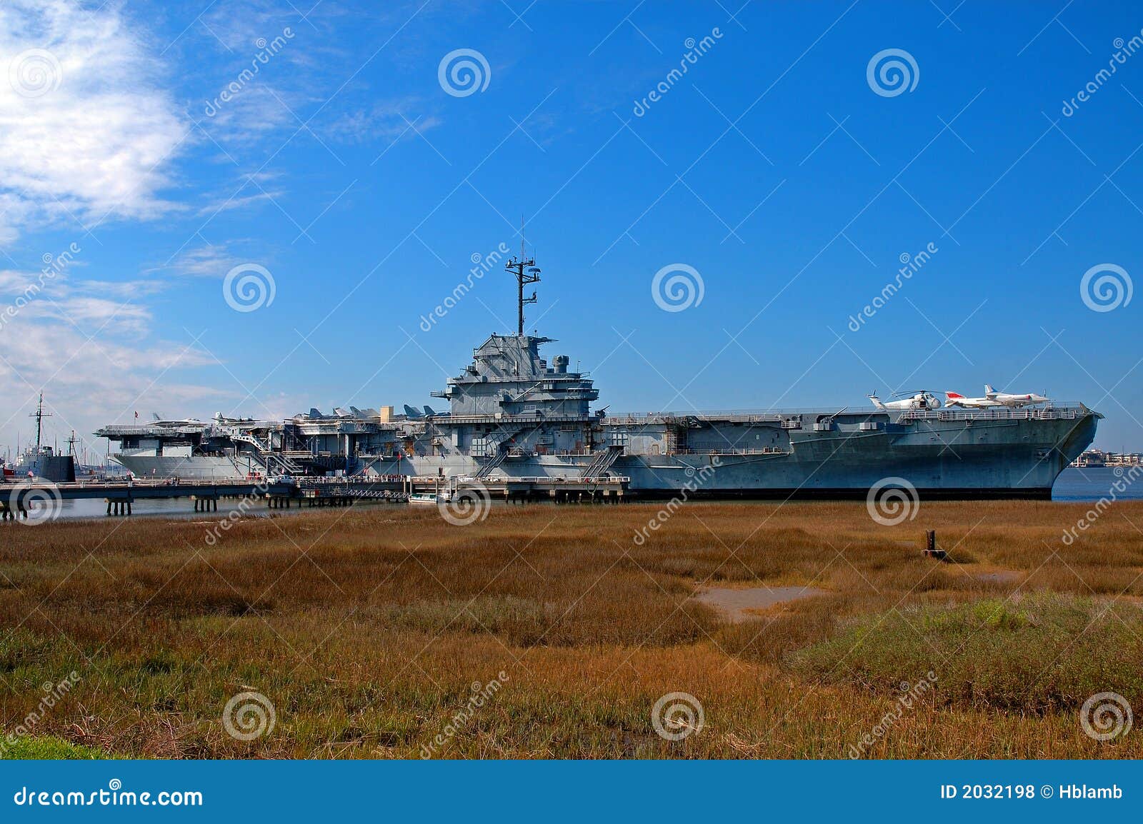 Portaerei - Yorktown fotografia stock. Immagine di potenza - 2032198