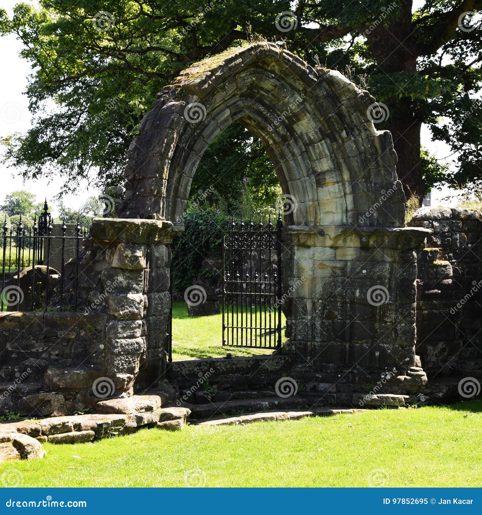 Portal Medieval - Abadia De Cambuskenneth Imagem de Stock - Imagem de ...