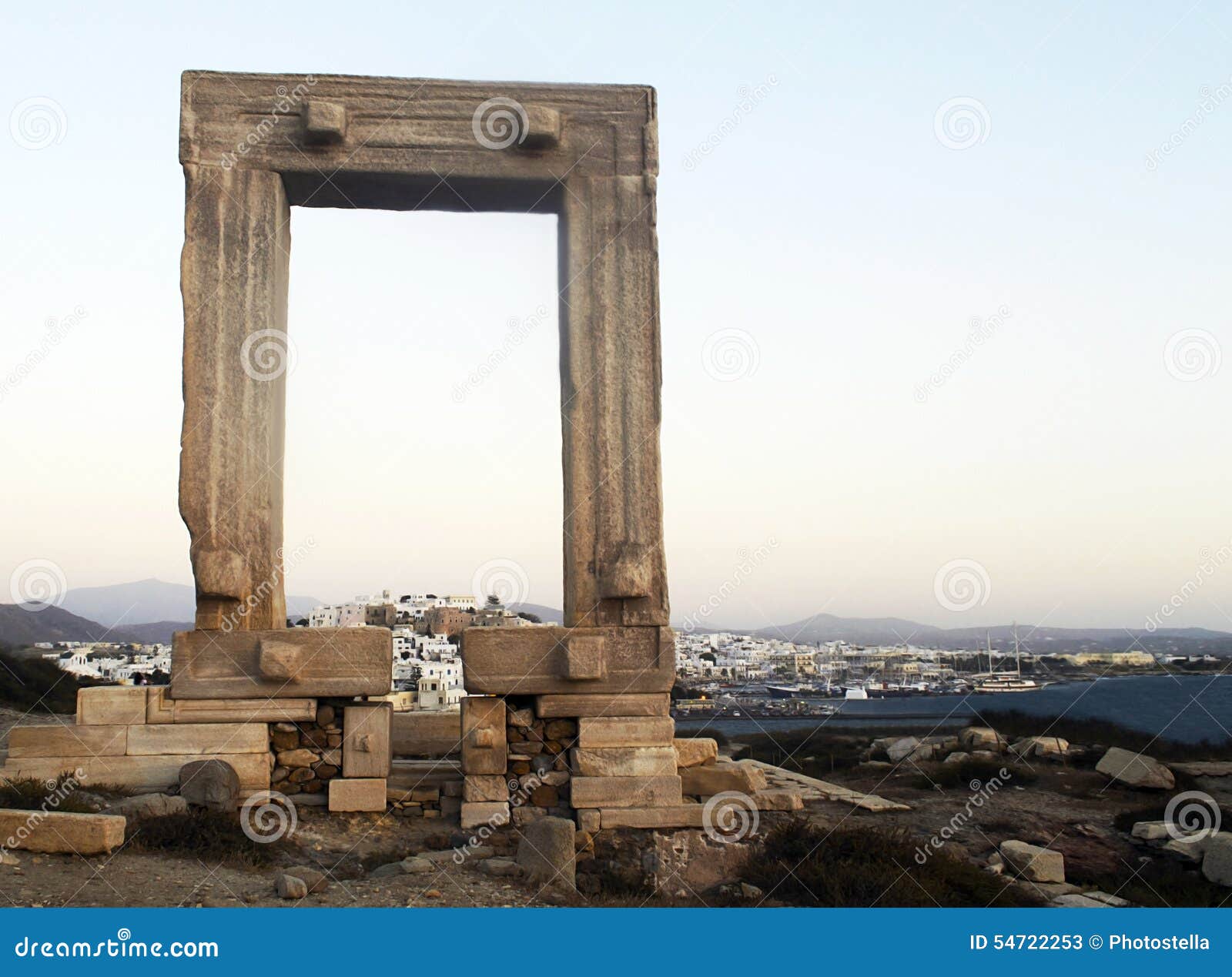 Portara Gate in Naxos Island Stock Image - Image of landmark, lygdamis ...