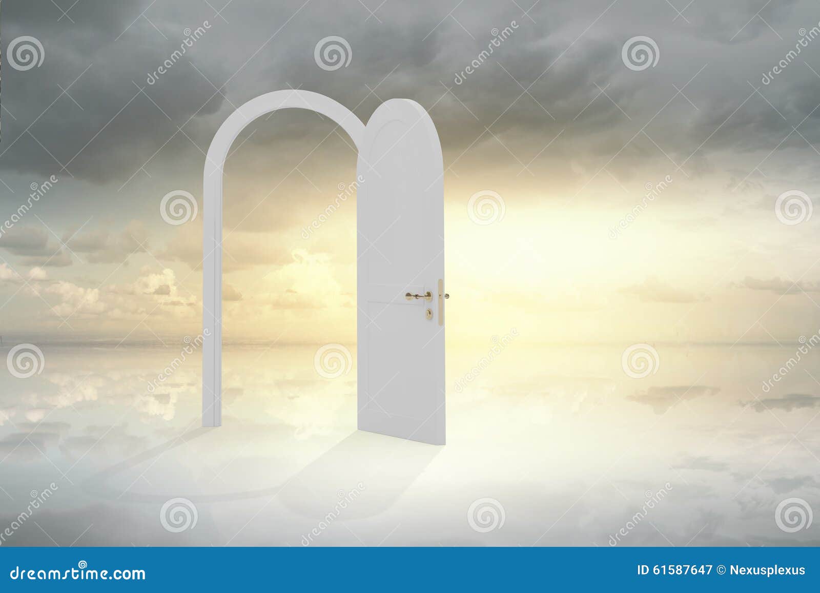 Portas abertas no campo imagem de stock. Imagem de sonho - 61587647