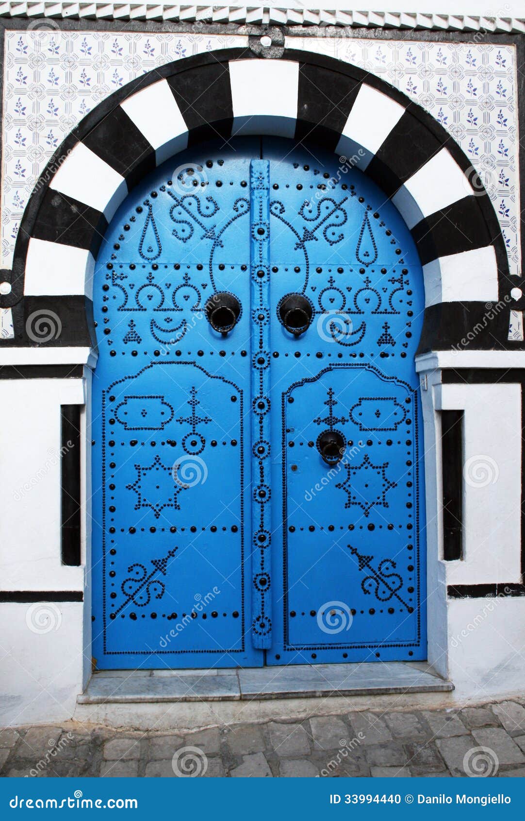 Porte arabe photo stock. Image du tunis, voyage, islamique - 33994440