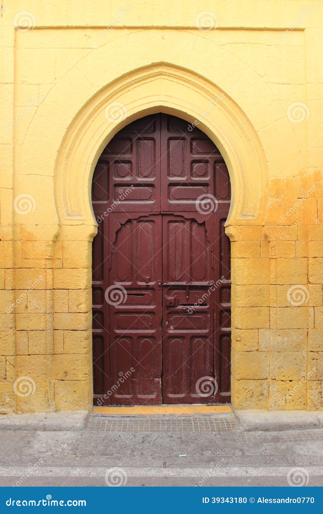 Porte arabe photo stock. Image du brun, trappe, islam - 39343180