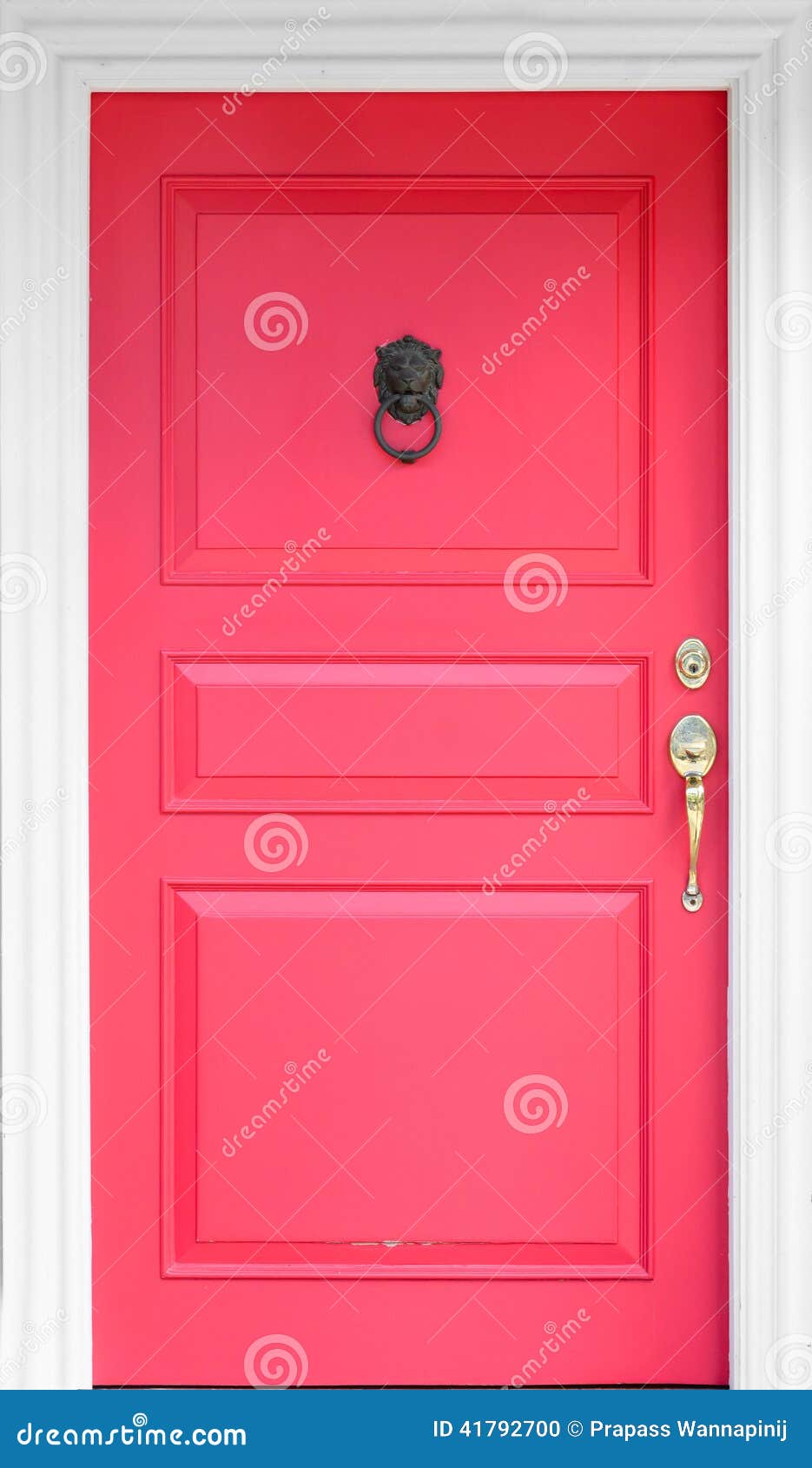 Porte En Bois Rouge De Vintage Photo stock - Image du grille ...