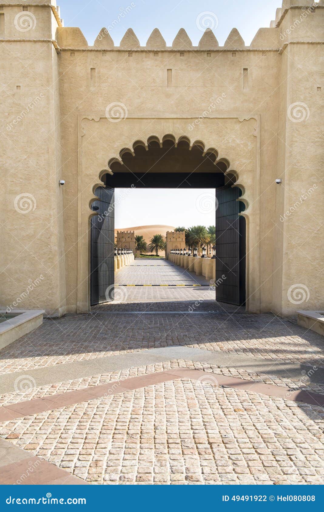 Porte orientale photo stock. Image du arabe, grille, orient - 49491922