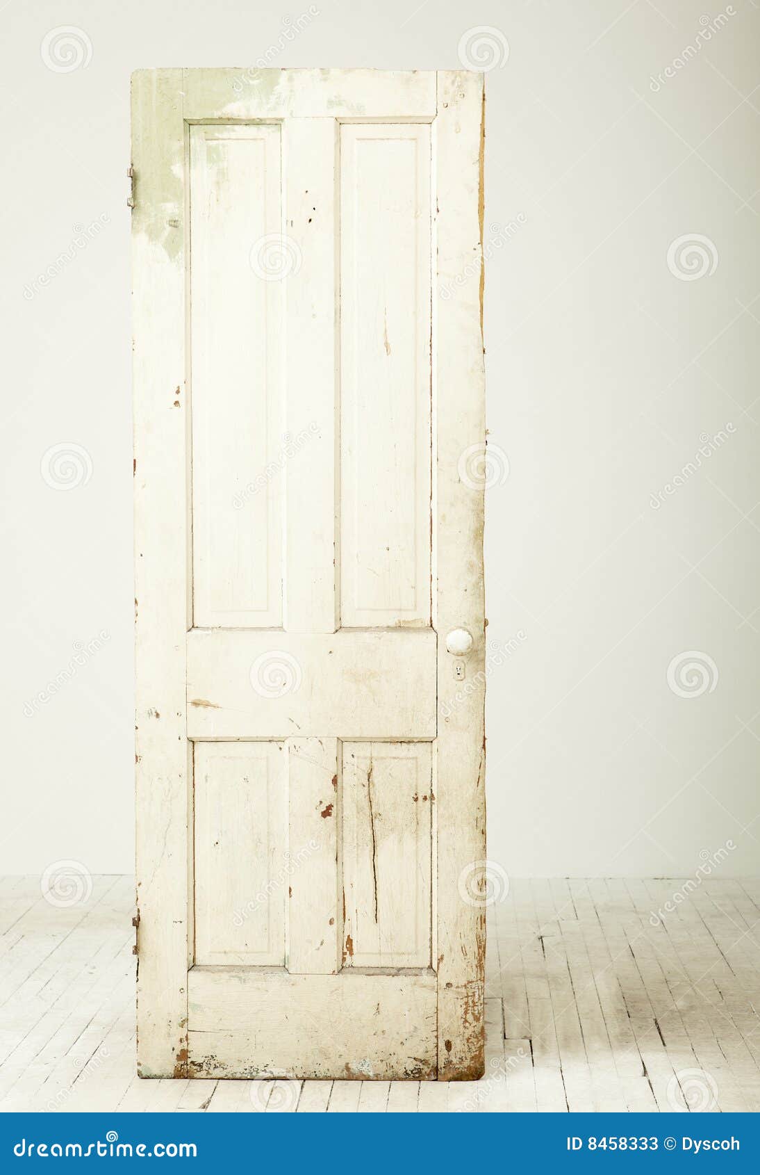 Portello rustico bianco immagine stock. Immagine di stanza - 8458333