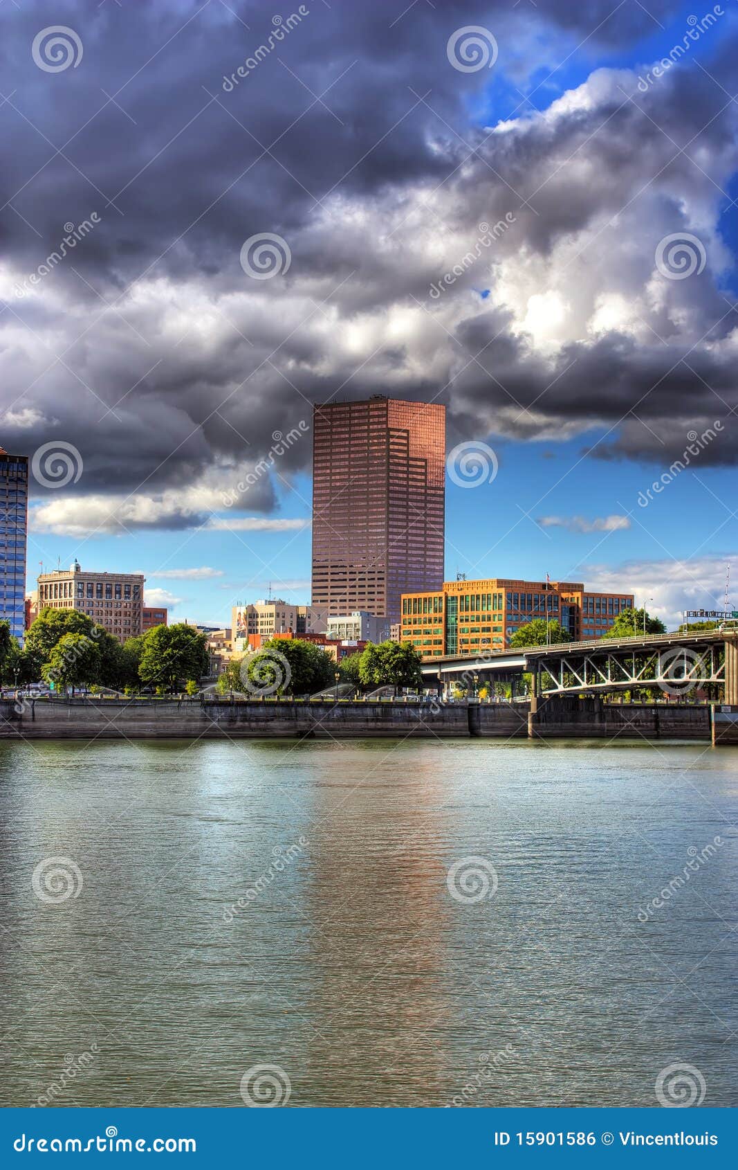 Portland Oregon stockfoto. Bild von oregon, stadt, himmel - 15901586