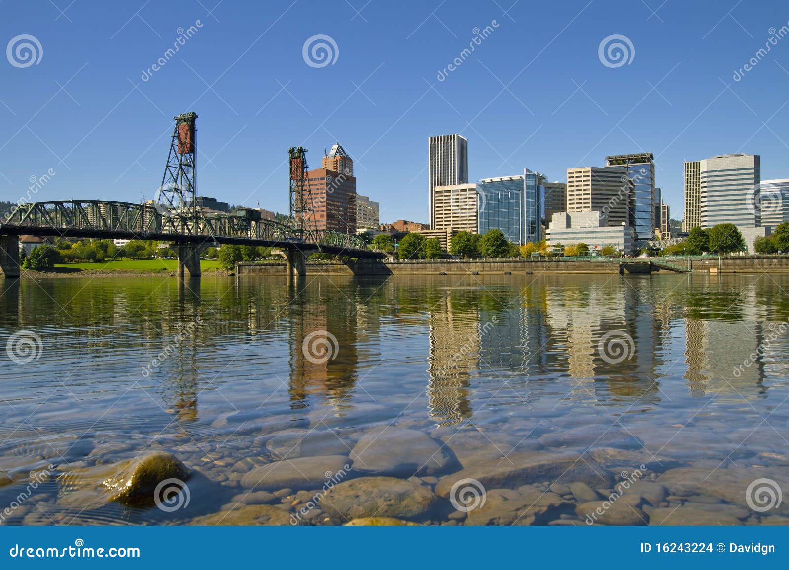 Portland Oregon Downtown Skyline Reflection 2 Stock Photo - Image of ...