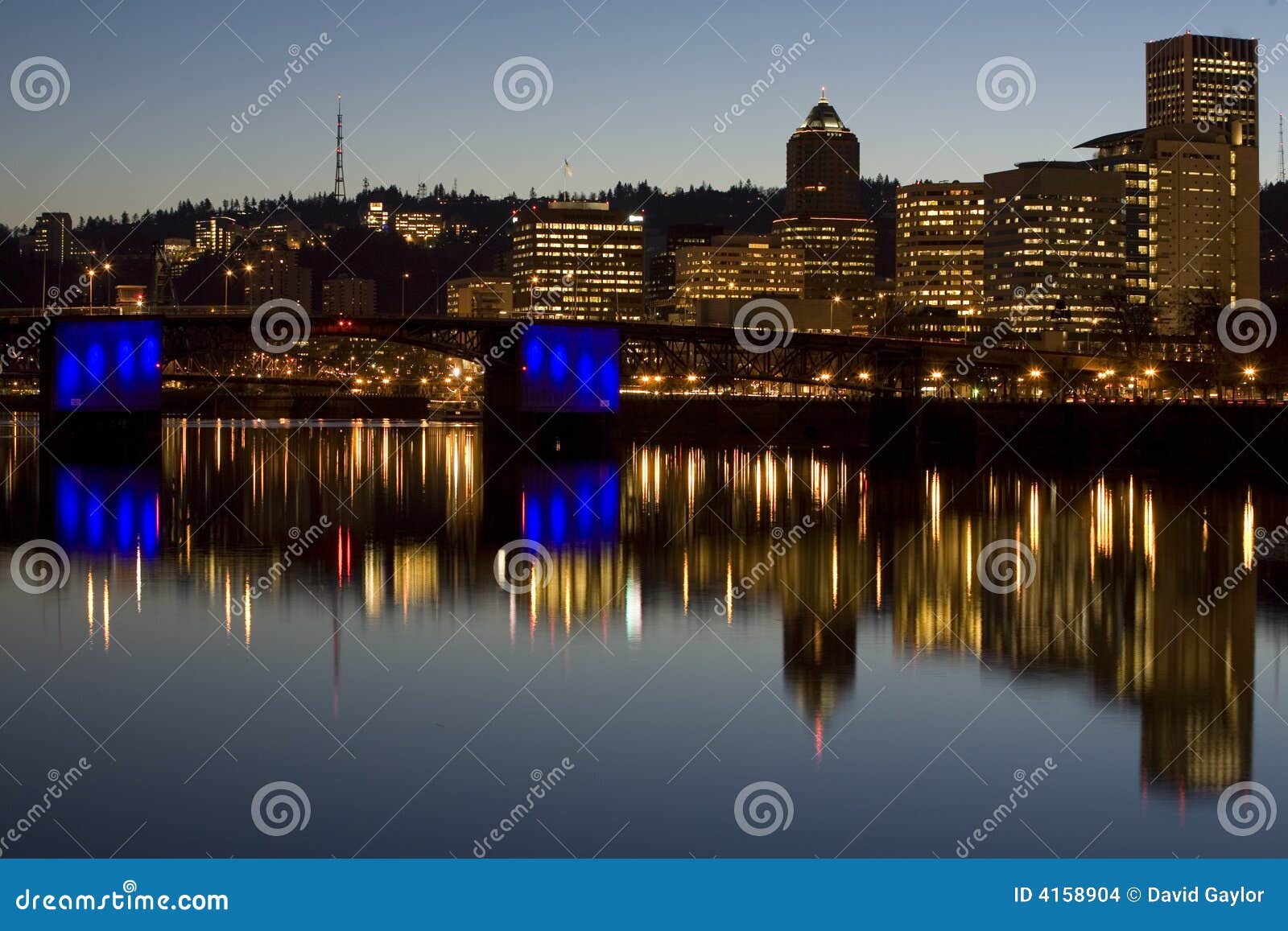 Portland Oregon Morrison Bridge Stock Photo - Image of oregon, dusk ...