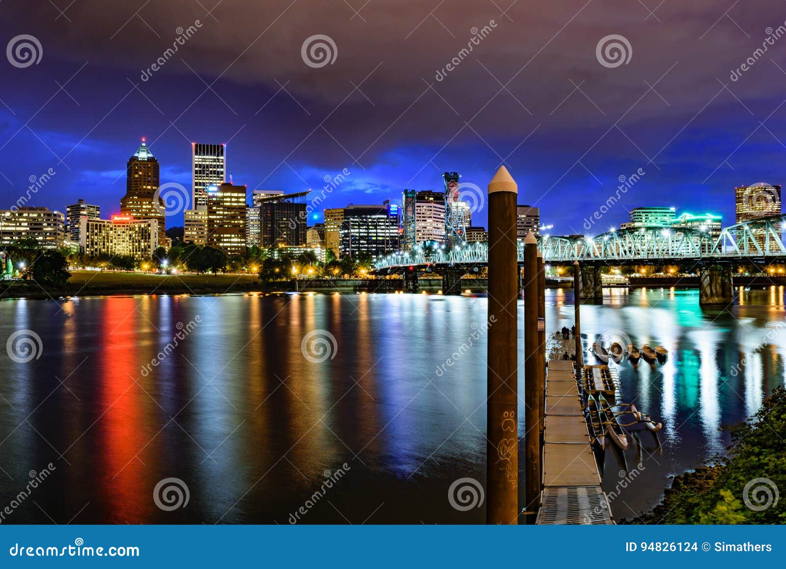 Portland Skyline at Dusk editorial stock image. Image of river - 94826124