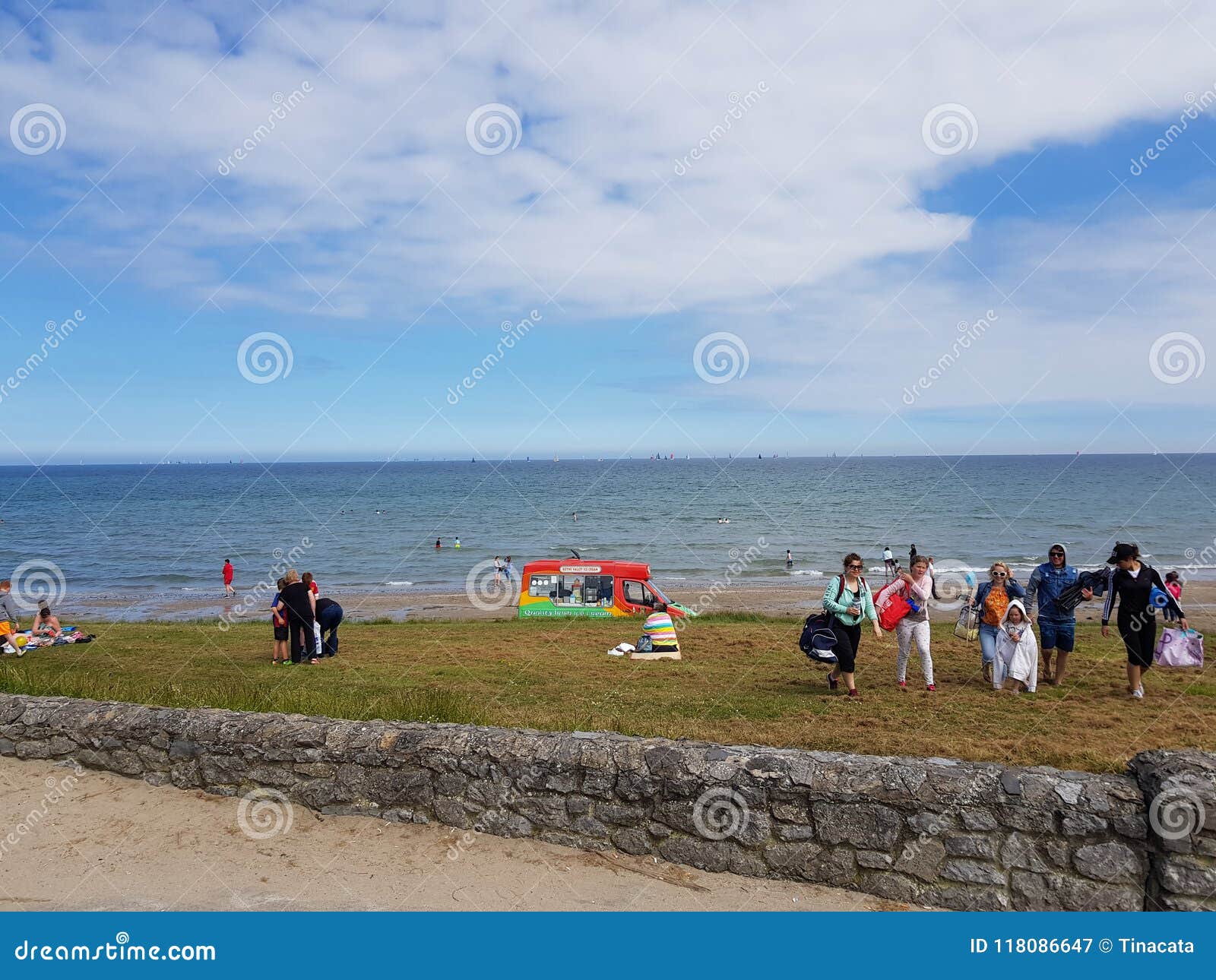 Portmanock beach editorial photography. Image of portmanock - 118086647