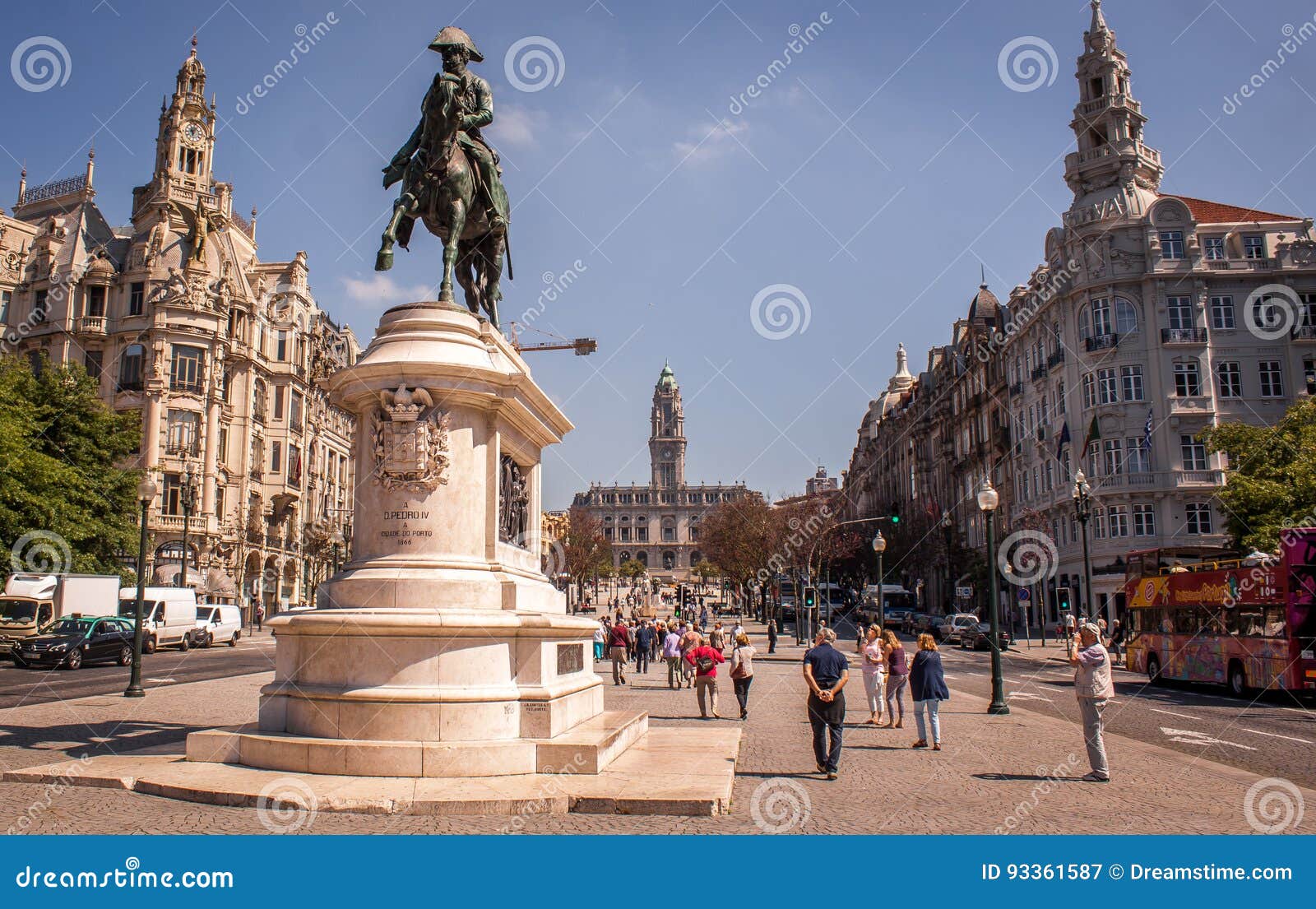 Porto Plaza Statue editorial photography. Image of pedro - 93361587