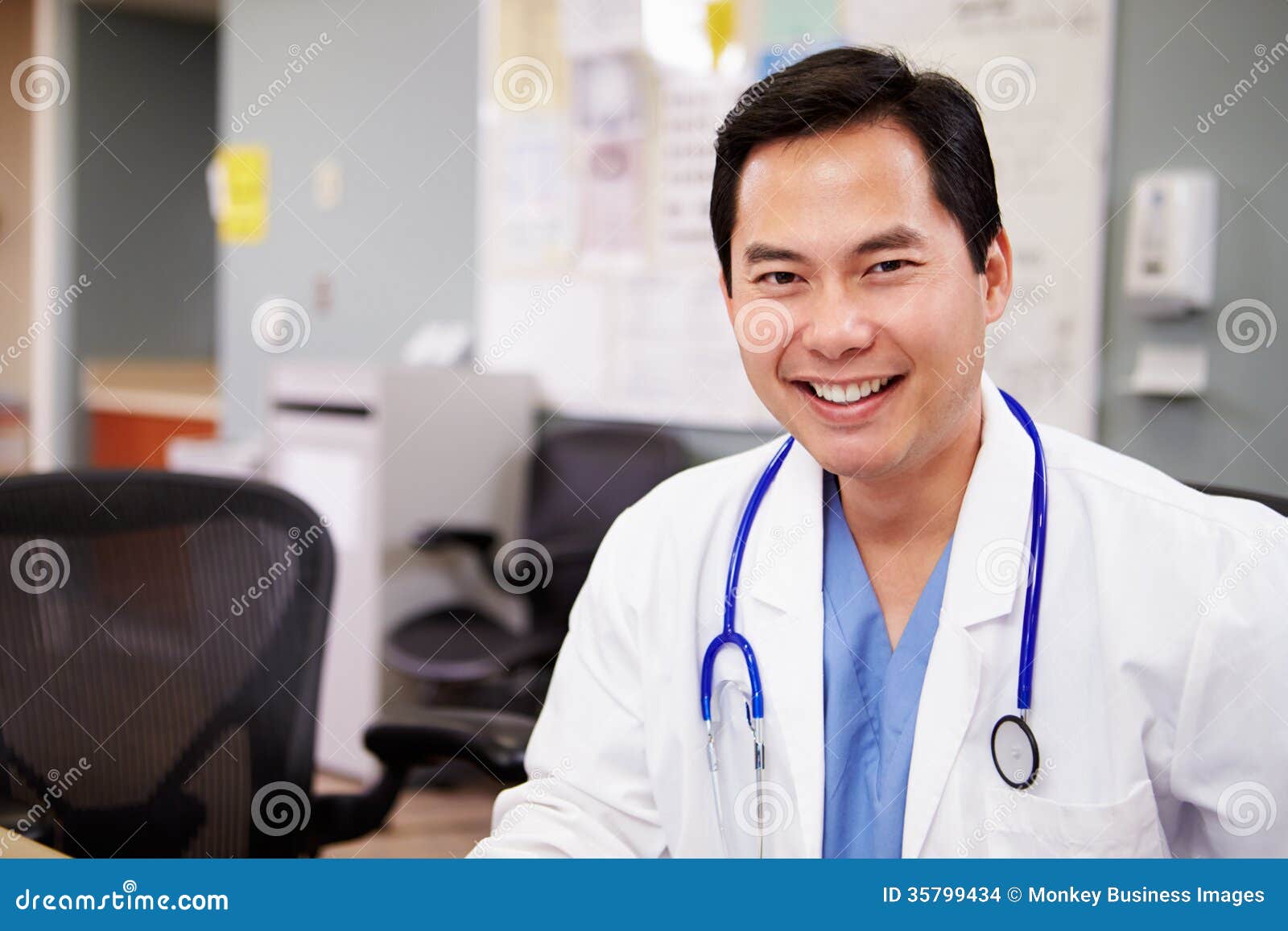 Porträt Von Station Doktor-Working at Nurses Stockfoto - Bild von ...