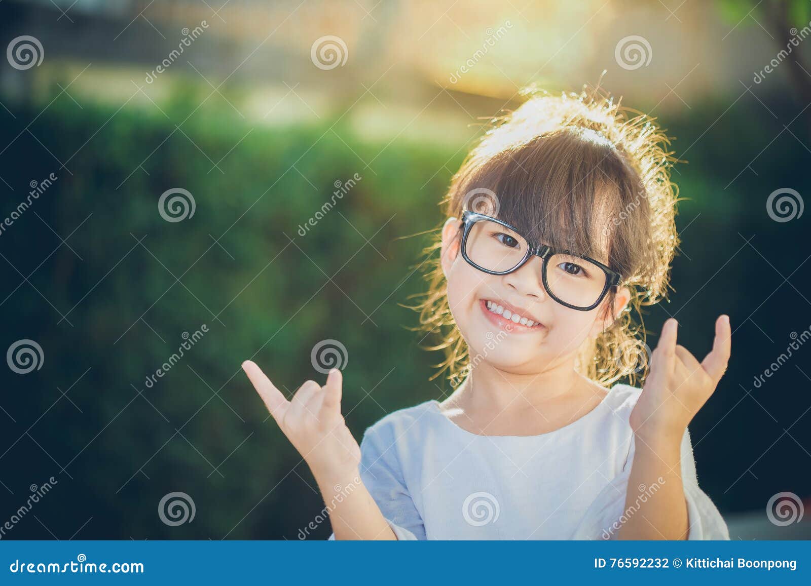 Portrait Asia Children Feeling Happy of Sunlight. Stock Photo - Image ...