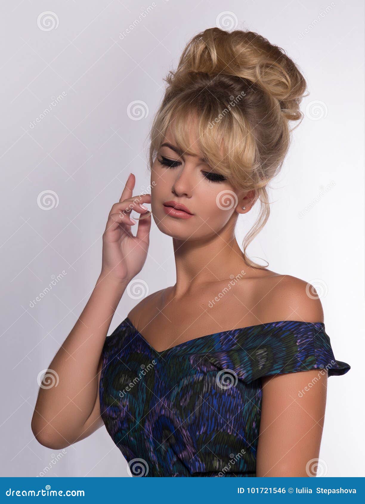 Portrait Of A Beautiful Blonde Woman In Retro Dress 50 S Style Stock