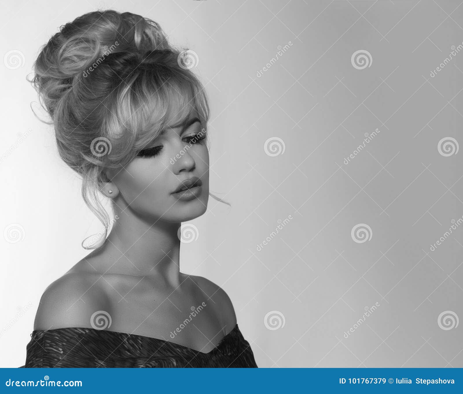 Portrait Of A Beautiful Blonde Woman In Retro Dress 50 S Style