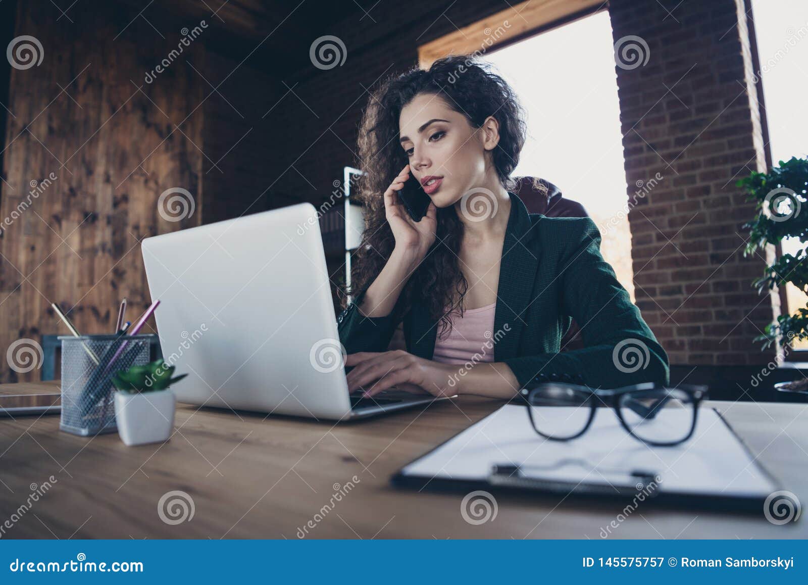 Portrait Beautiful Stylish Agent Marketer Project Discuss Solution ...