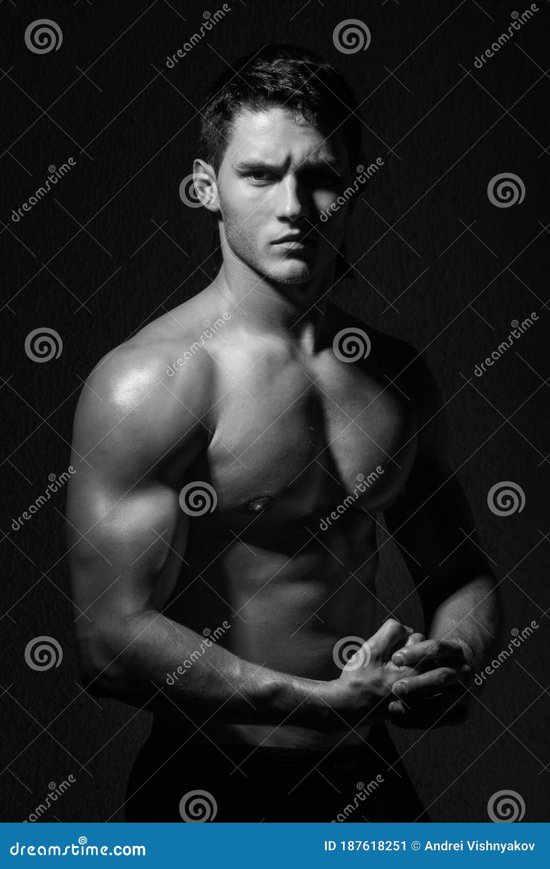 Portrait of bodybuilder stock image. Image of muscle - 187618251