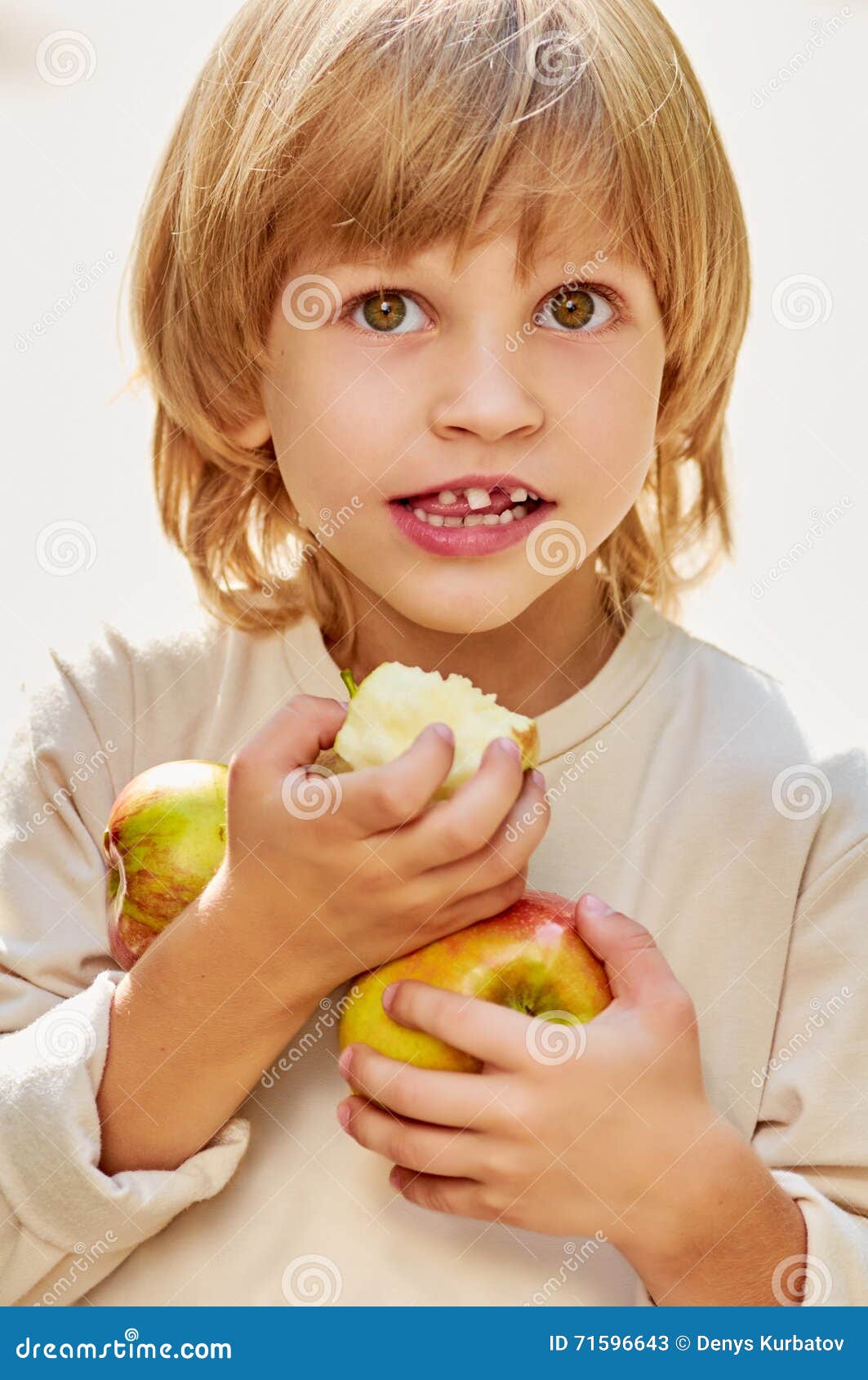 Portrait Boy Holding Apples Stock Image - Image of happiness, park ...