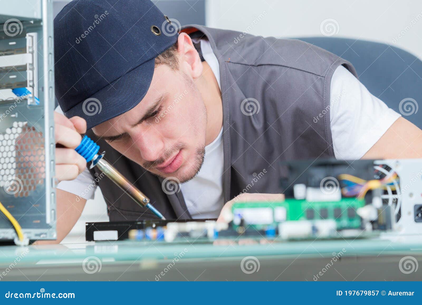 Portrait Computer Repairman Frowning Stock Image - Image of workshop ...