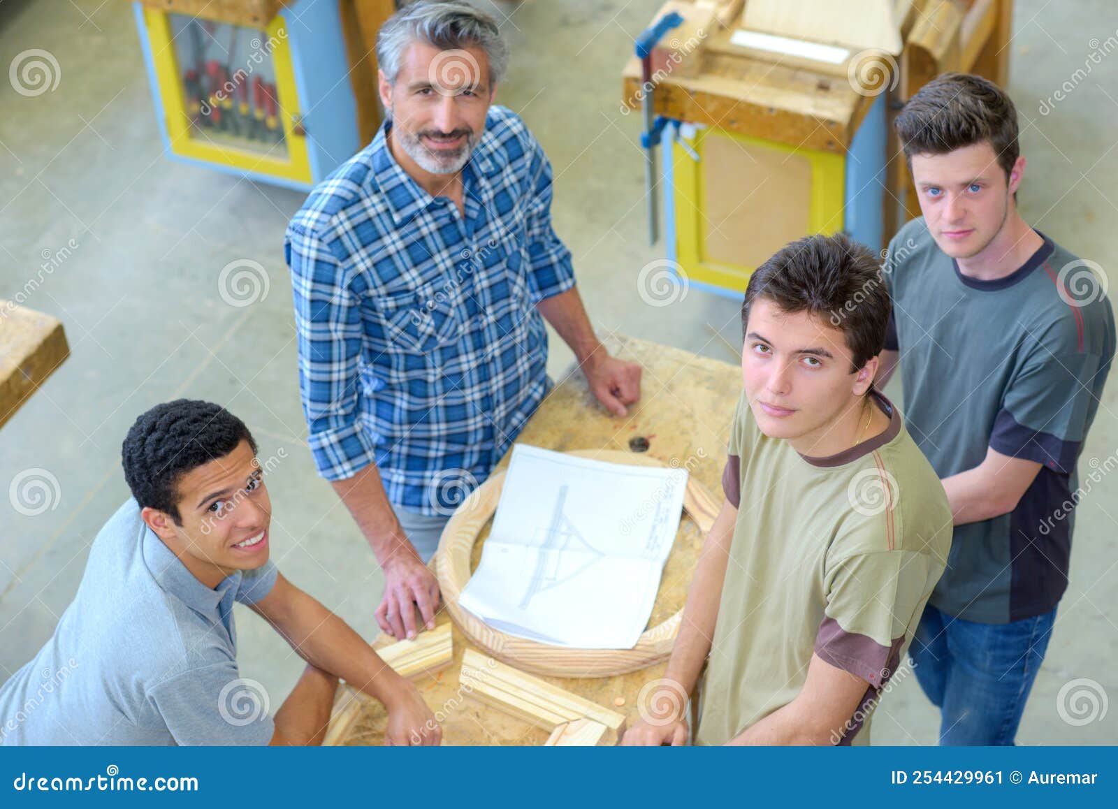 Portrait craft class stock image. Image of demo, profession - 254429961