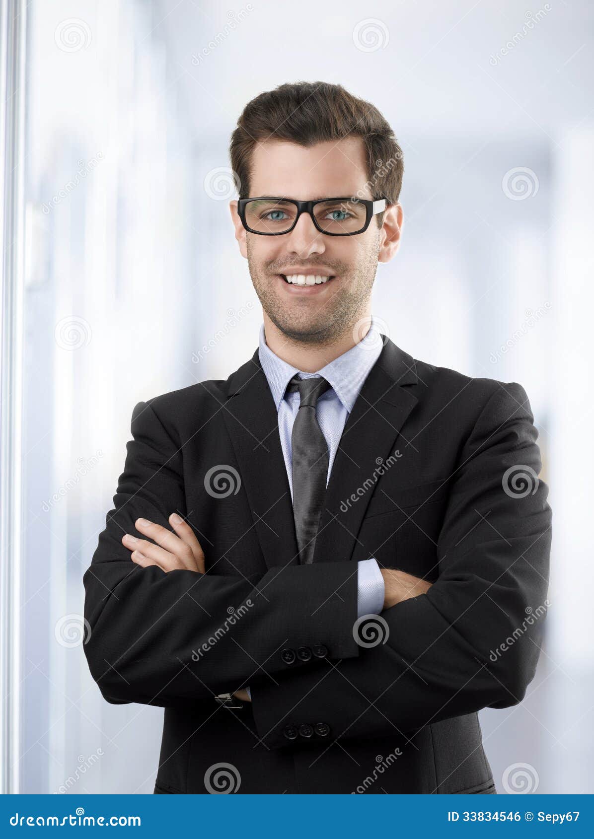Portrait D'un Homme D'affaires Heureux Photo stock - Image du photo ... Portrait D'un Homme D'affaires Heureux Photo stock - Image du photo ...