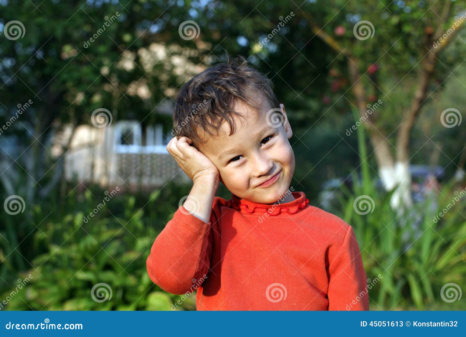 Portrait D'un Petit Garçon Drôle 4 Ans Image stock - Image du adoption ...