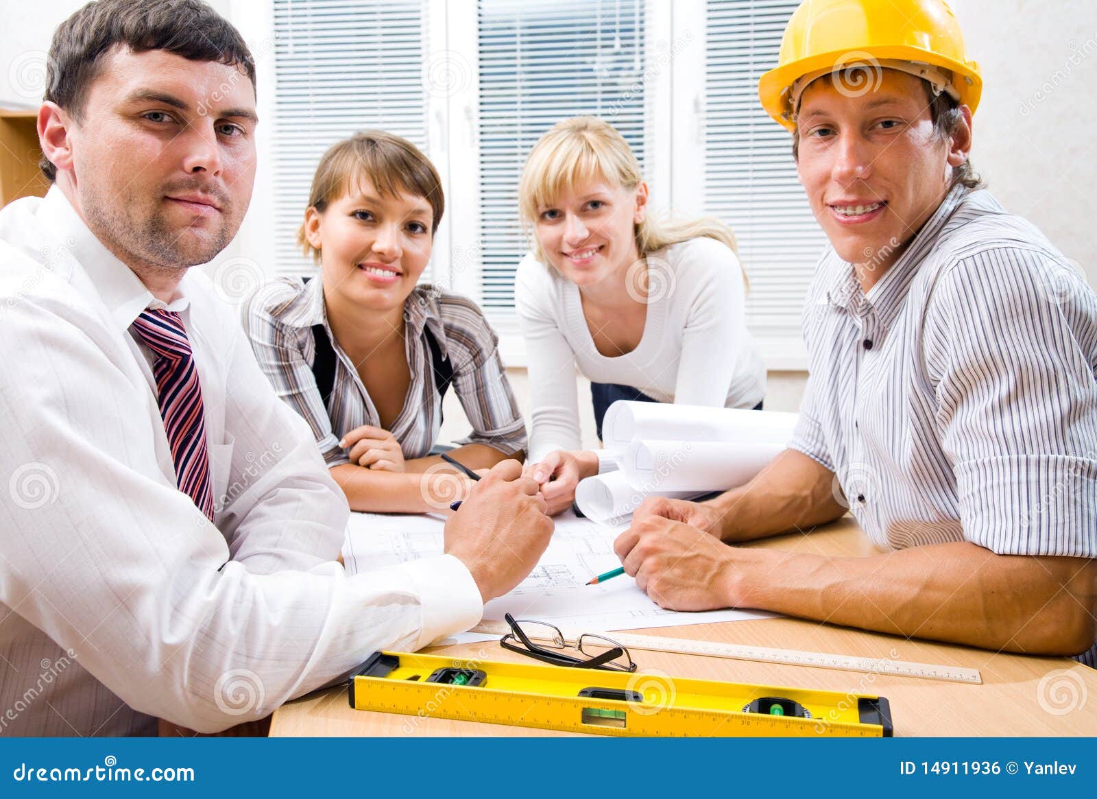Portrait Das Team Der Ingenieure Stockfoto - Bild von gruppe, chef ...