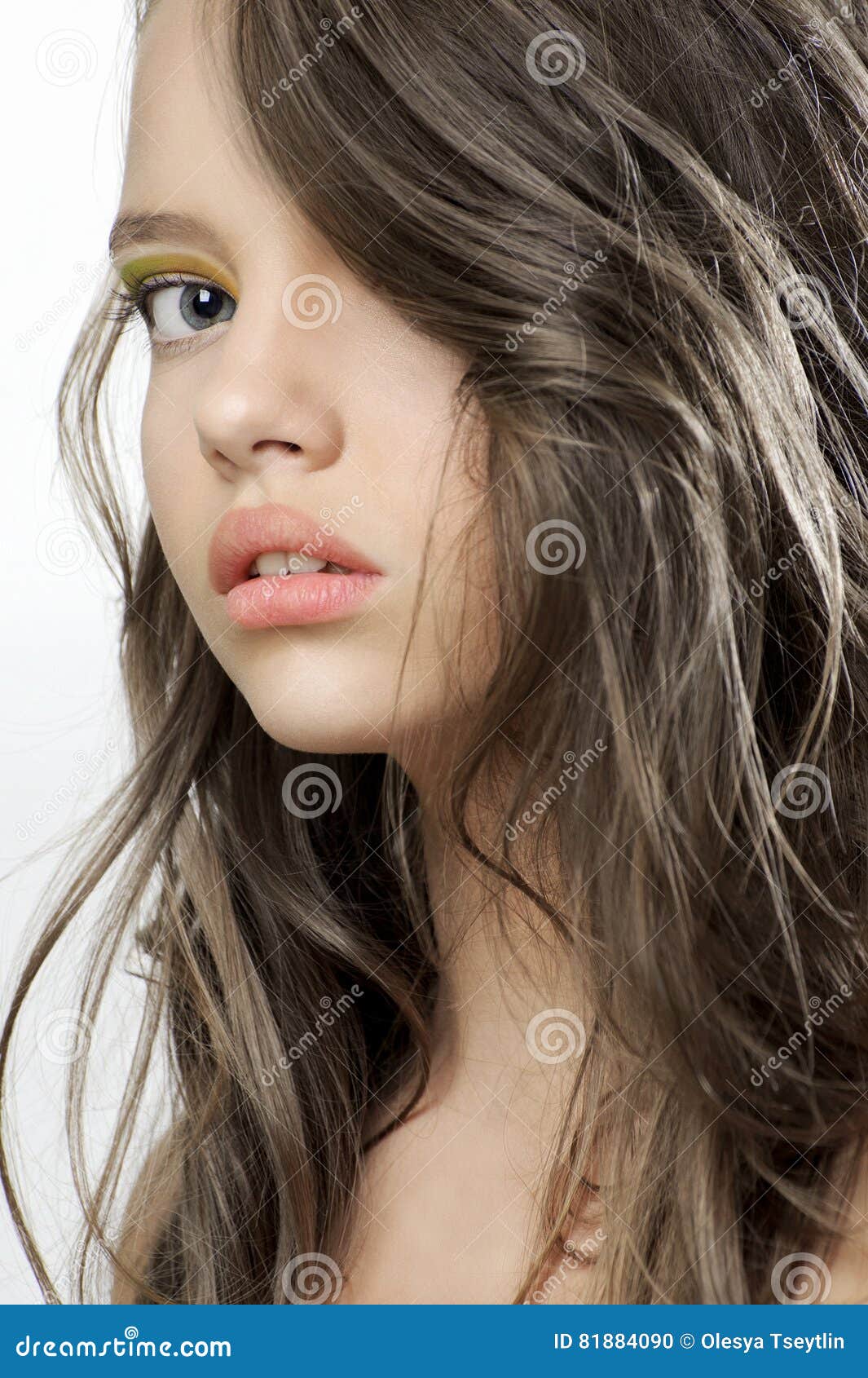 Portrait De Beauté Dune Jeune Belle Fille De Ladolescence Photo Stock