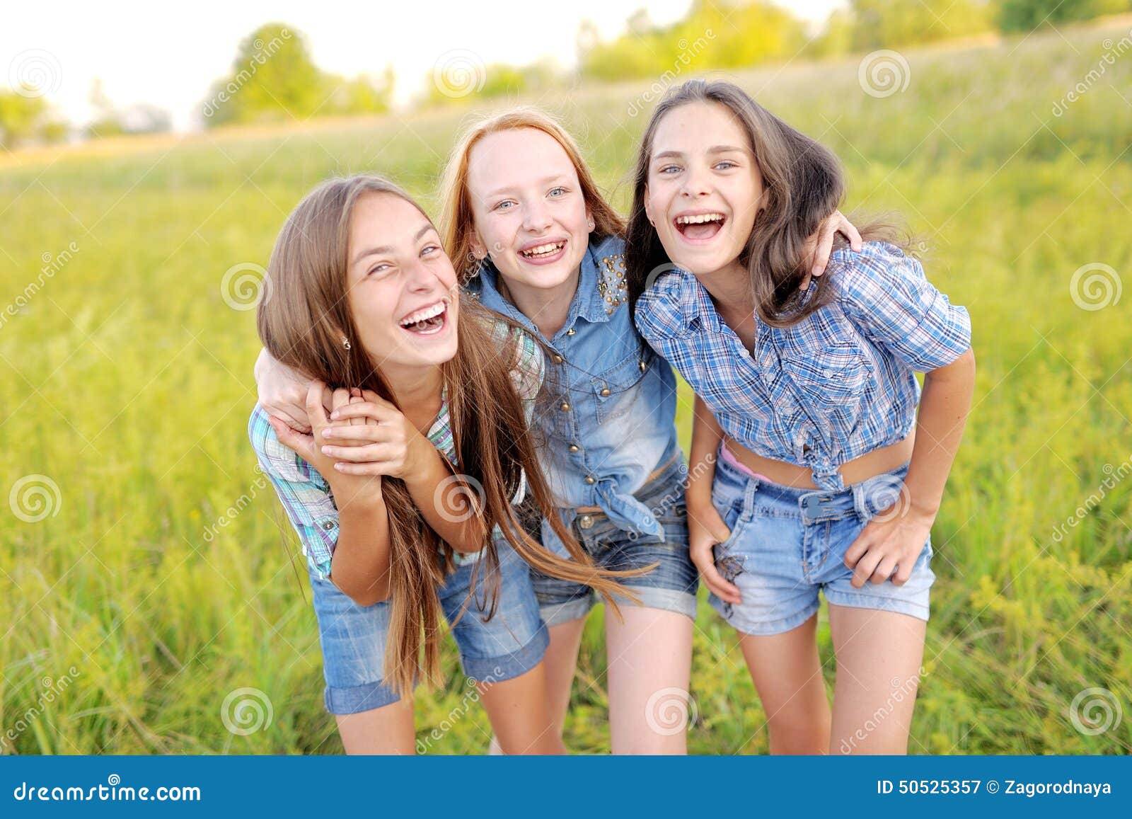 Portrait De Belles Amies Joyeuses Image stock - Image du acclamation ...