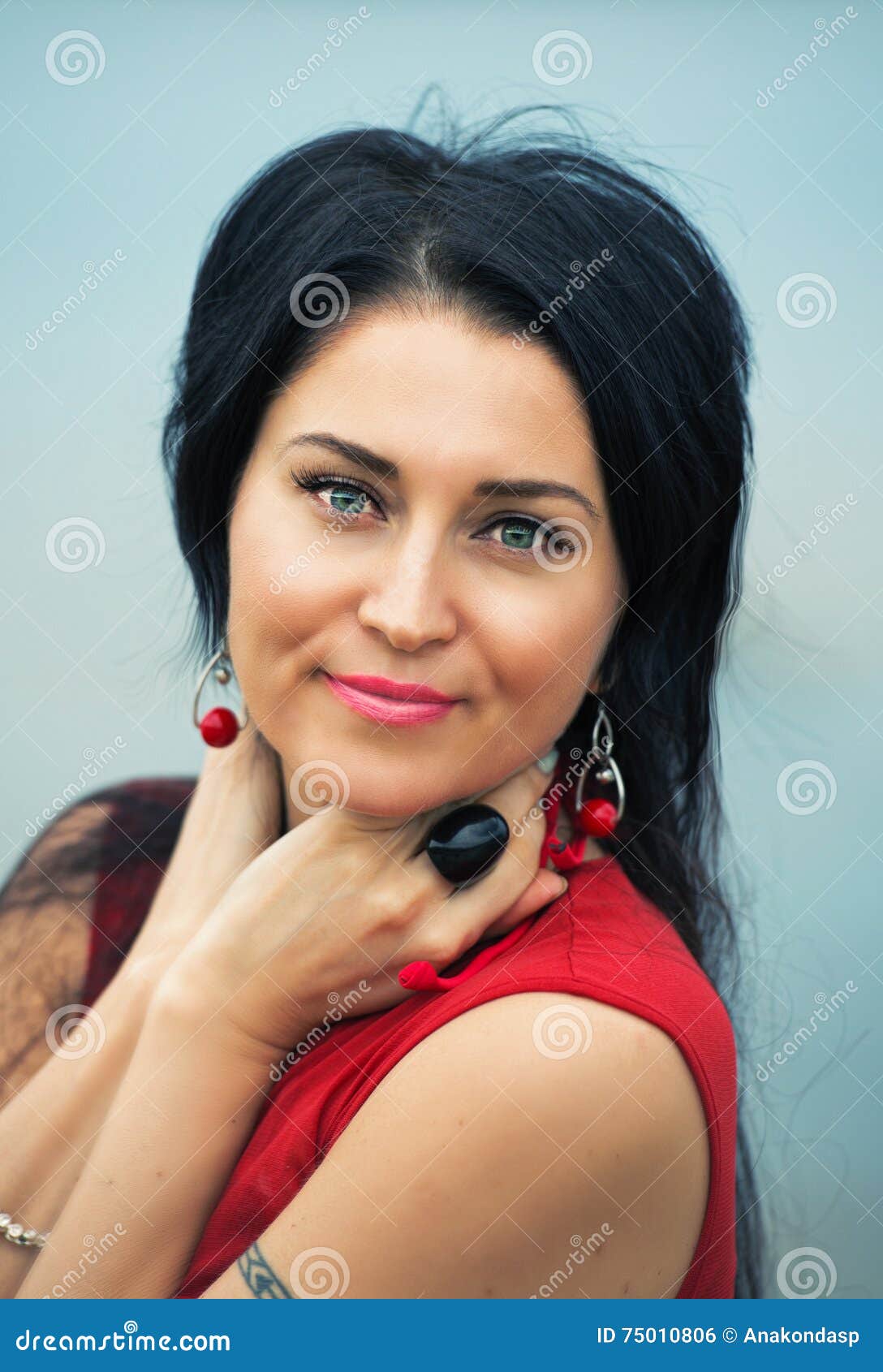 Portrait De Belles Femmes De Brune Photo stock - Image du verticale ...