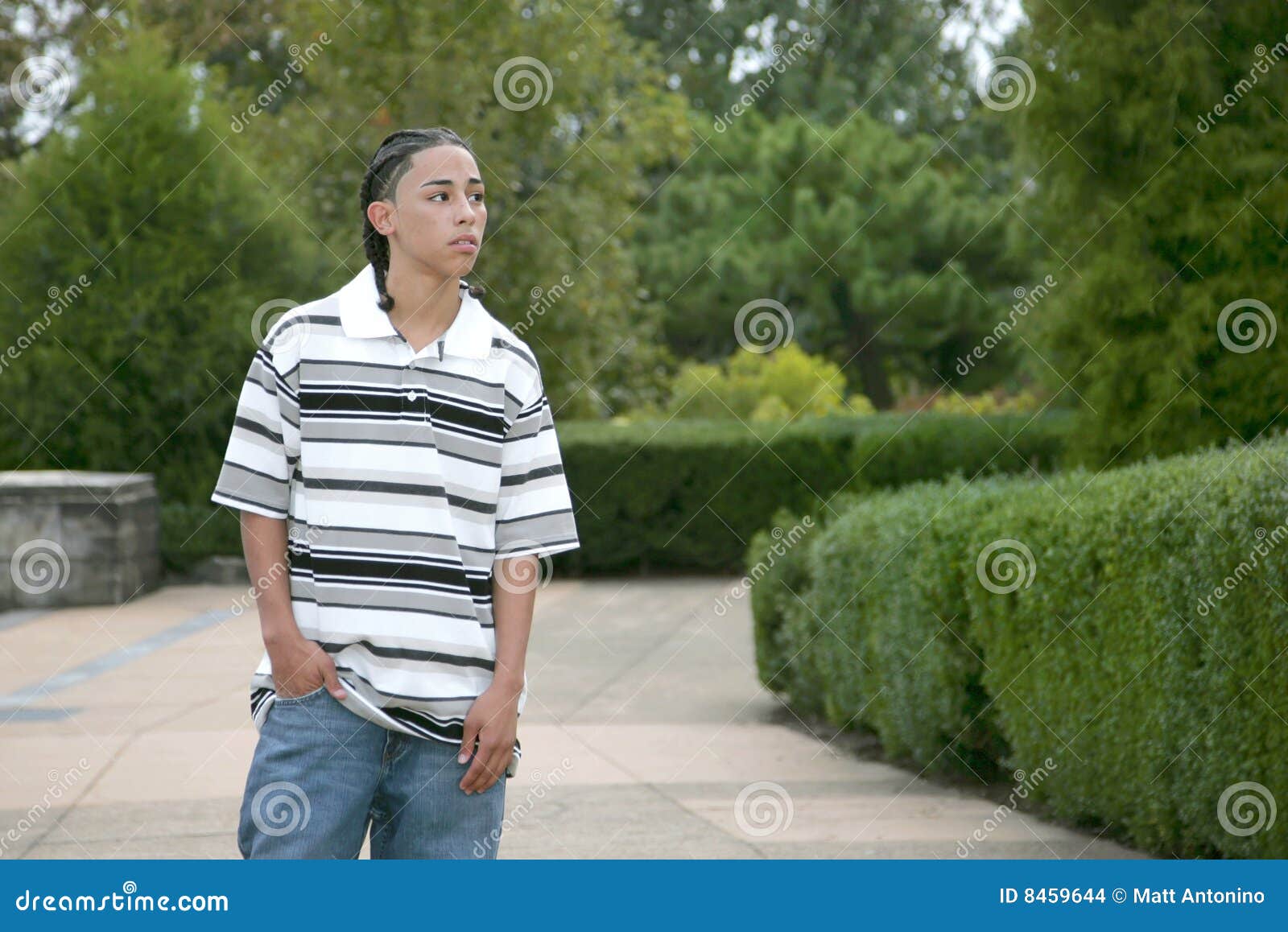 Portrait Des Jungen Jugendlich Stockfoto - Bild von person, glück: 8459644