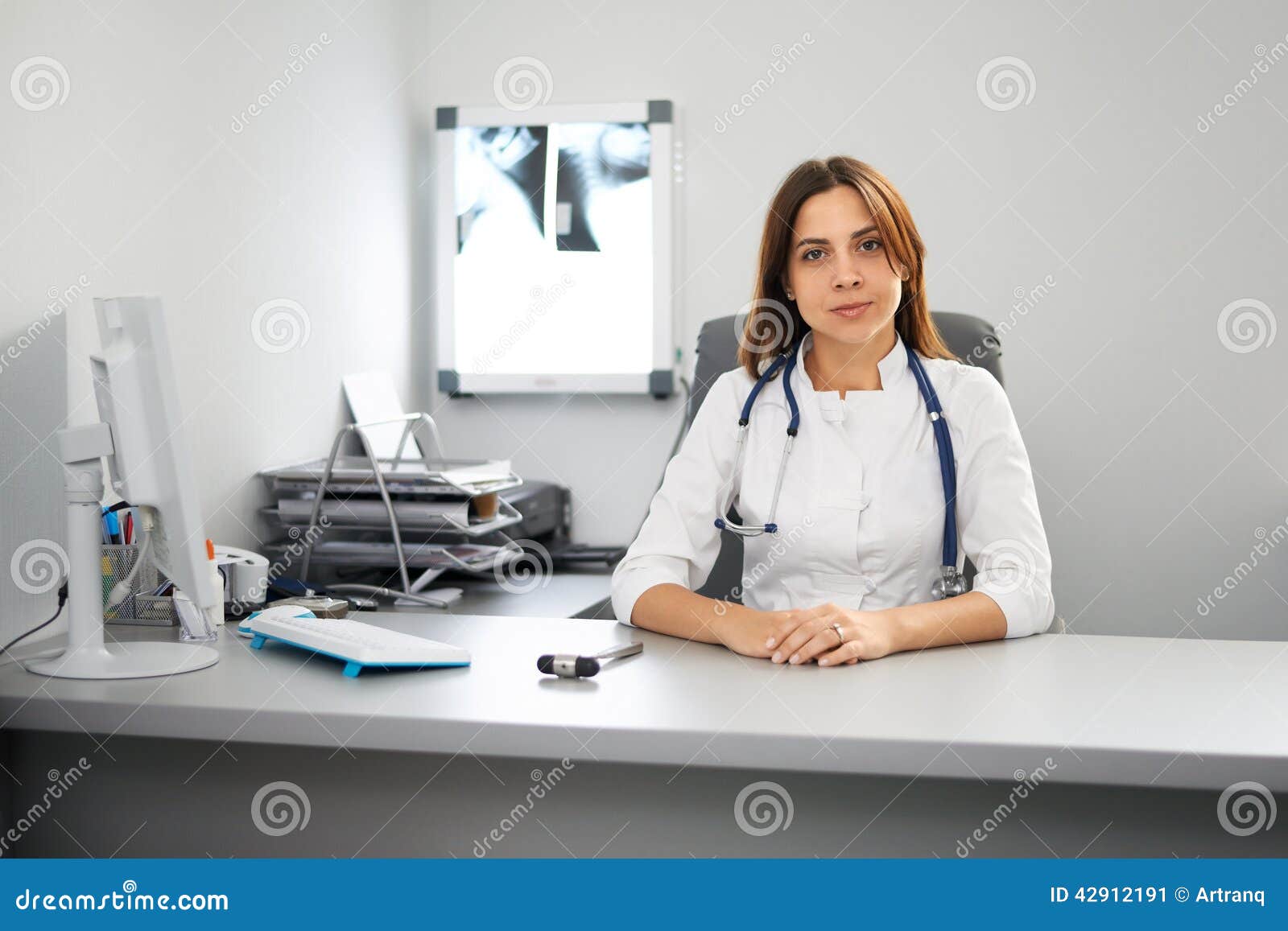 Portrait Du Bureau D'un Docteur Image stock - Image du personne ...
