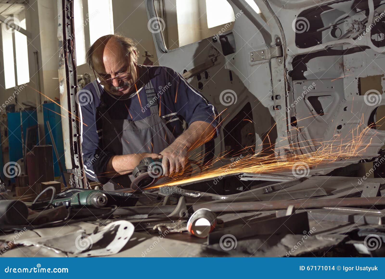 Portrait of an Elderly Mechanic Stock Photo - Image of mechanic ...