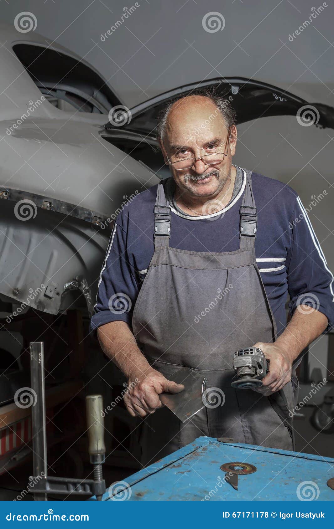Portrait of an Elderly Mechanic Stock Photo - Image of maintenance ...
