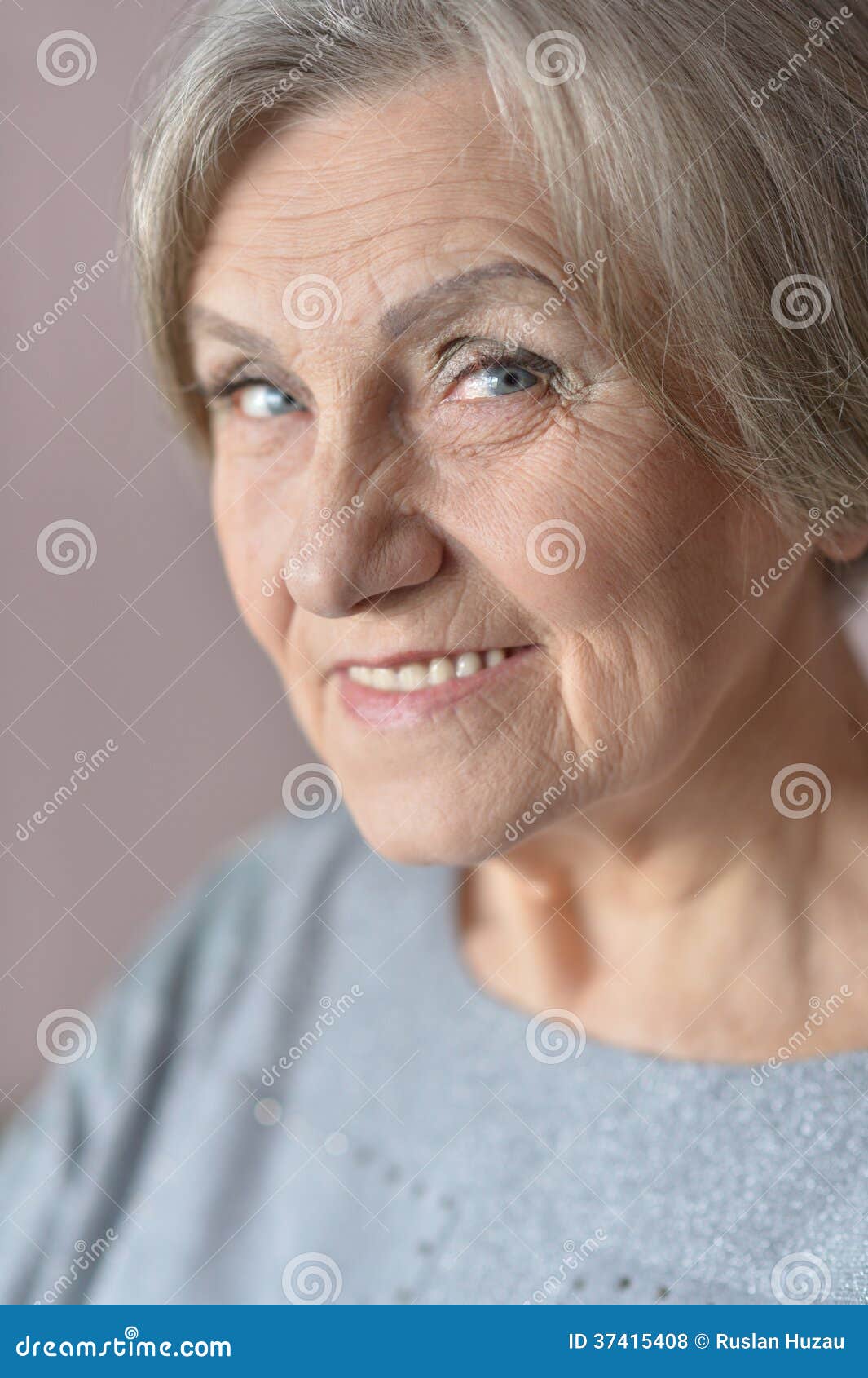 Portrait of a Elderly Woman Stock Photo - Image of adult, nice: 37415408