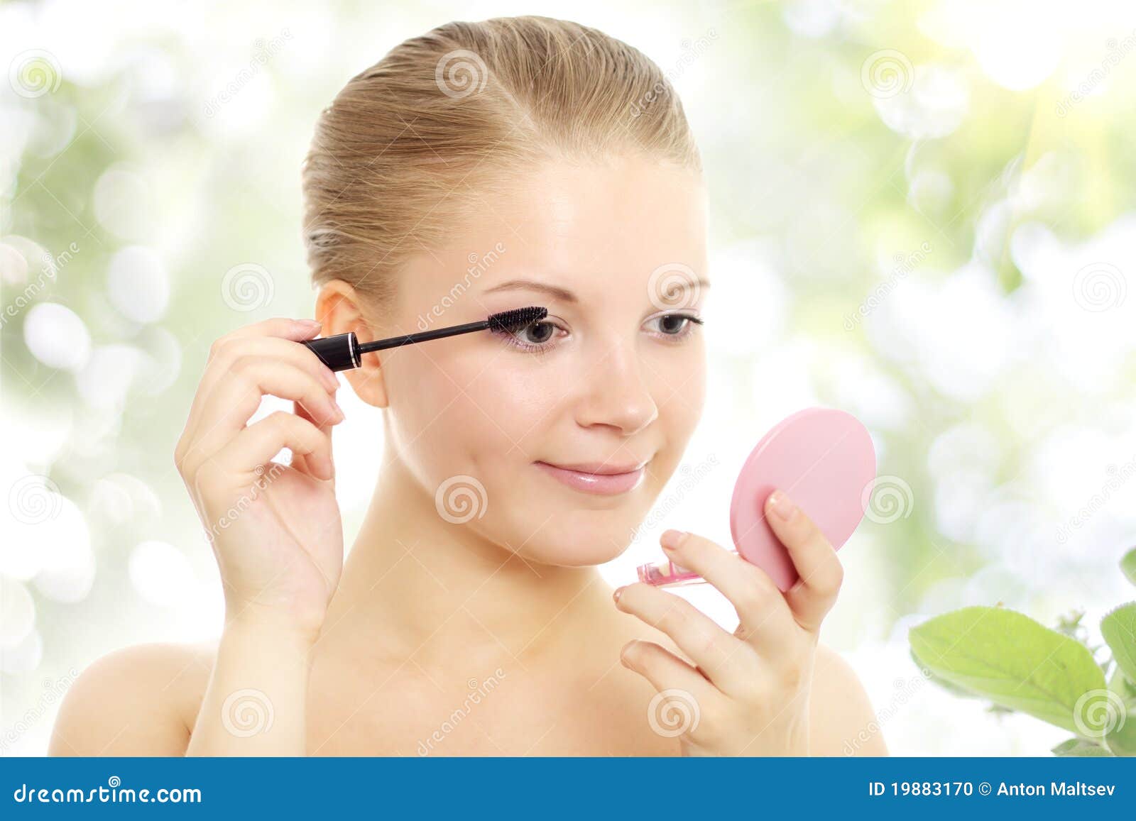 Portrait of a Girl Applying Mascara Stock Photo - Image of eyes ...