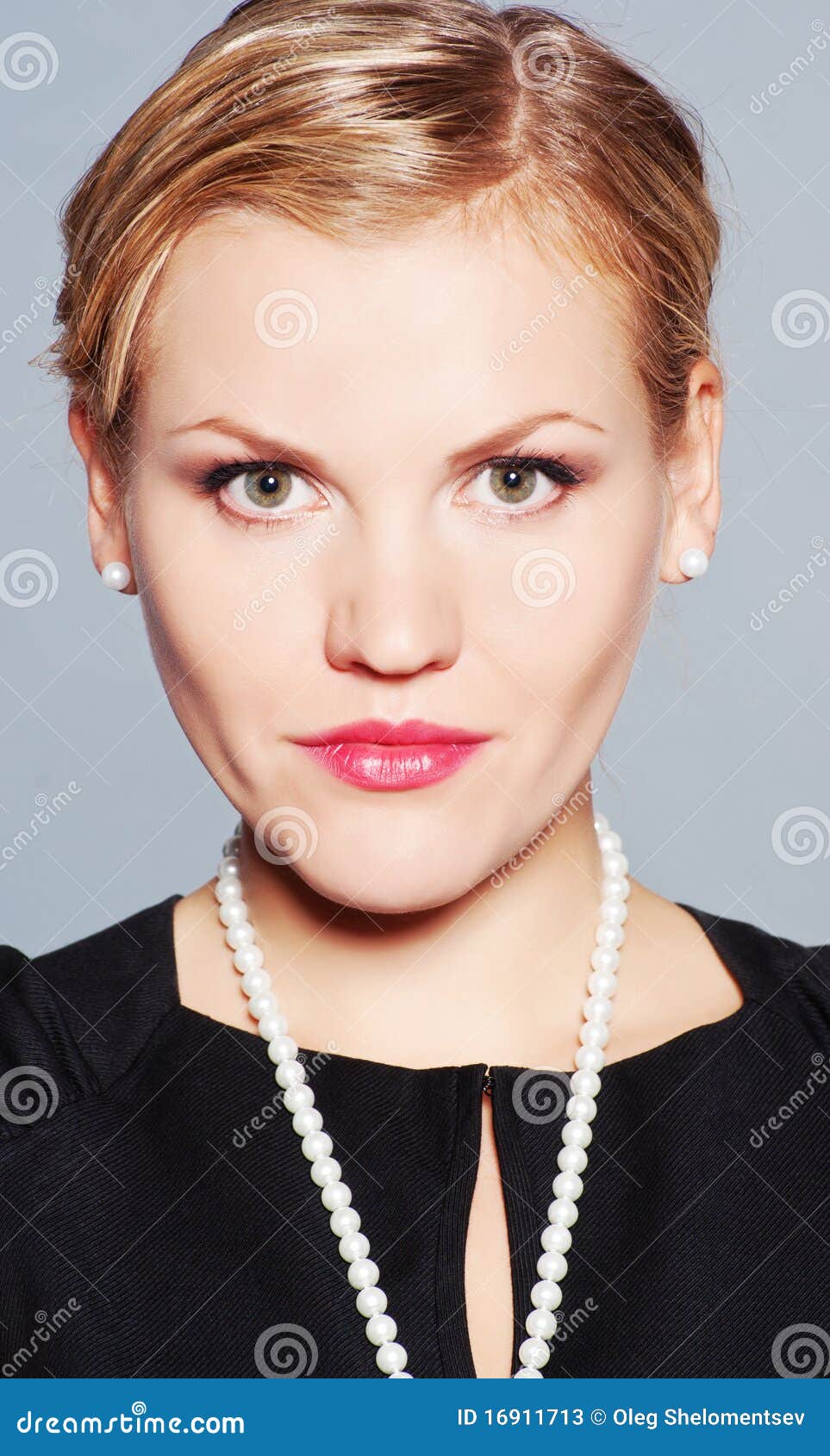 Portrait of glamour woman stock image. Image of fashion - 16911713