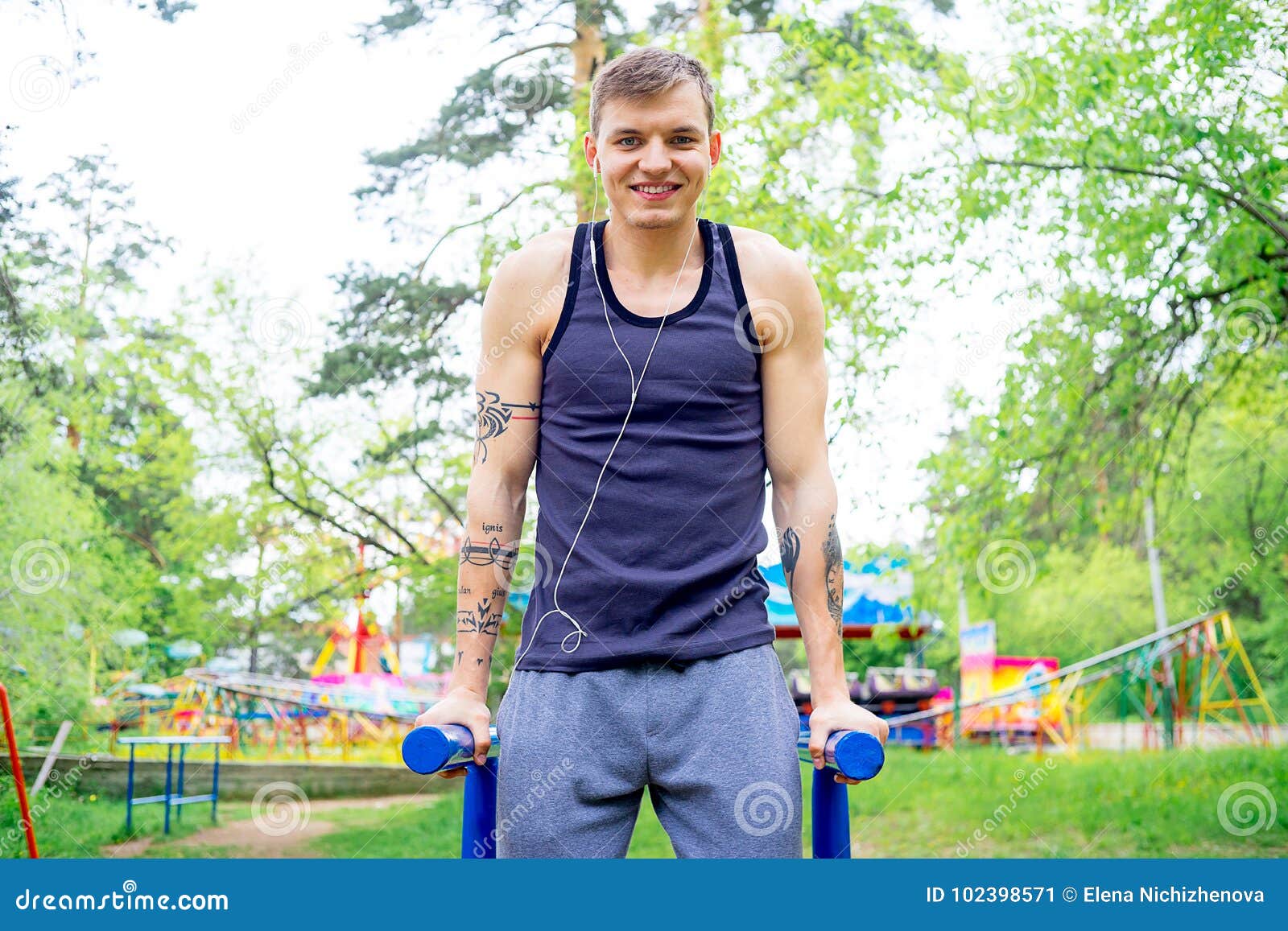 Guy working out outside stock image. Image of muscle - 102398571