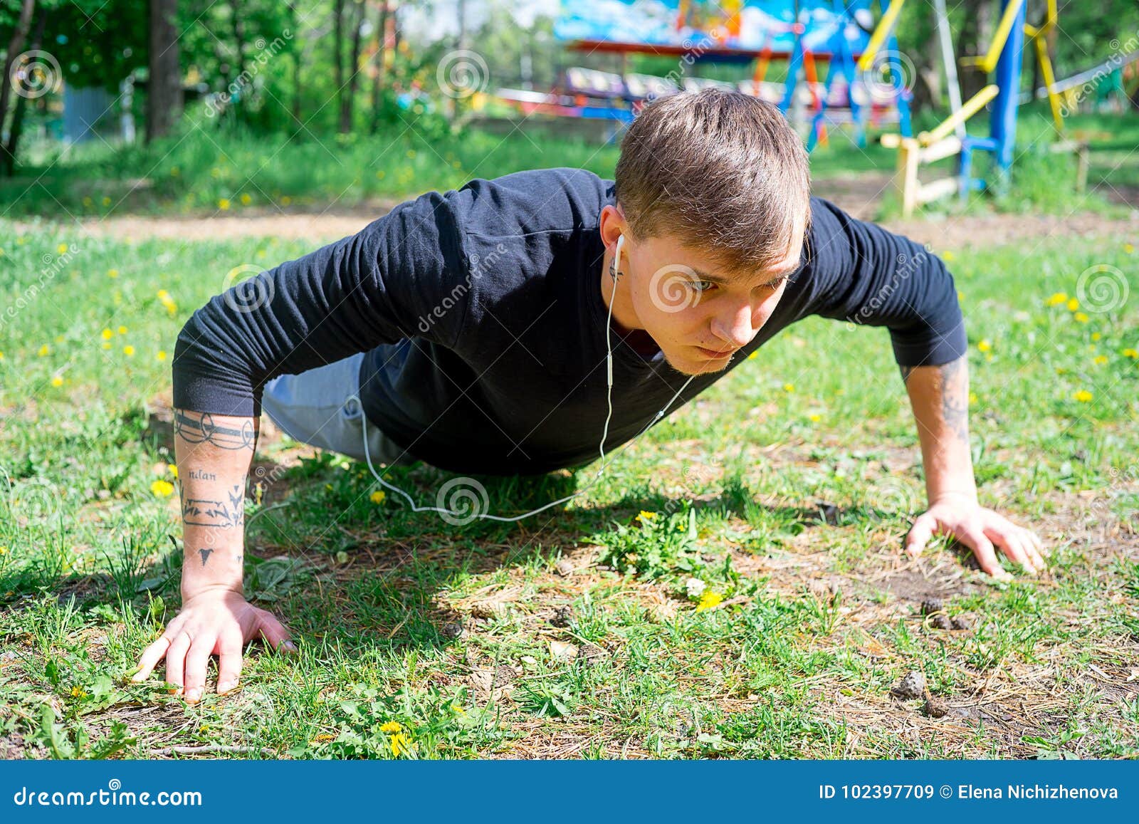 Guy working out outside stock image. Image of bodyweight - 102397709