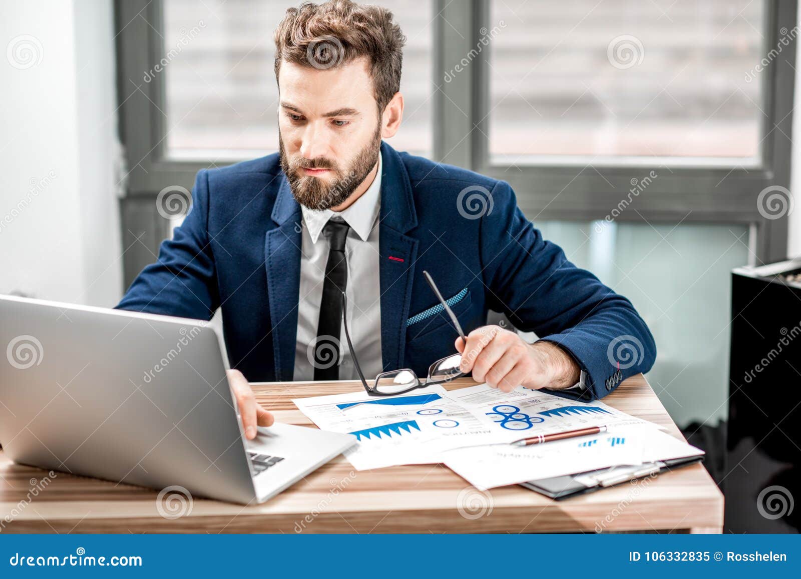 Analytic Manager Working at the Office Stock Image - Image of analytics ...