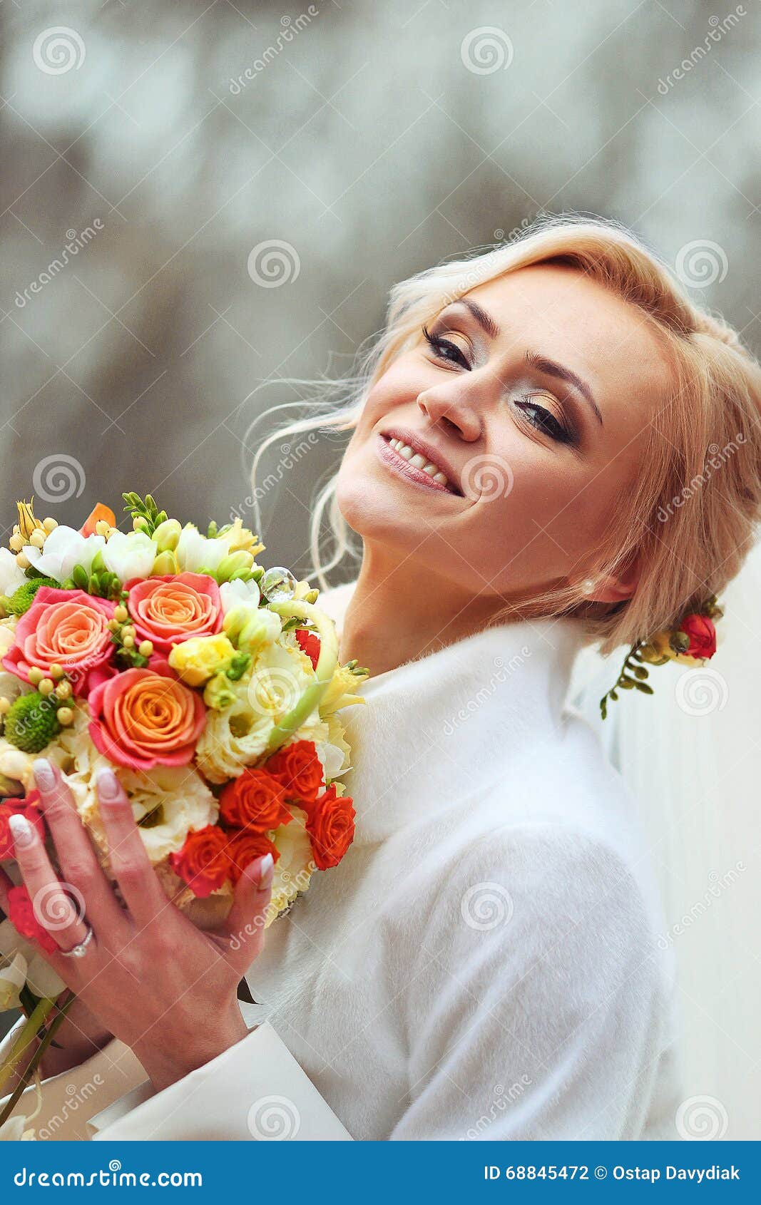 Portrait of a Happy Smiling Bride, Holding Flowers and Looking a Stock ...