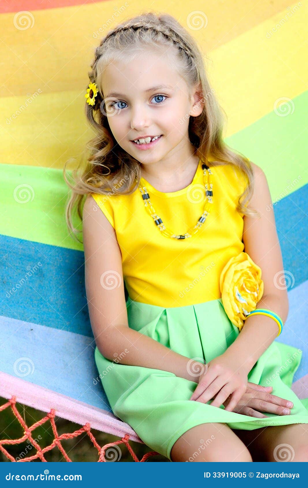 Portrait of little girl stock image. Image of meadow - 33919005