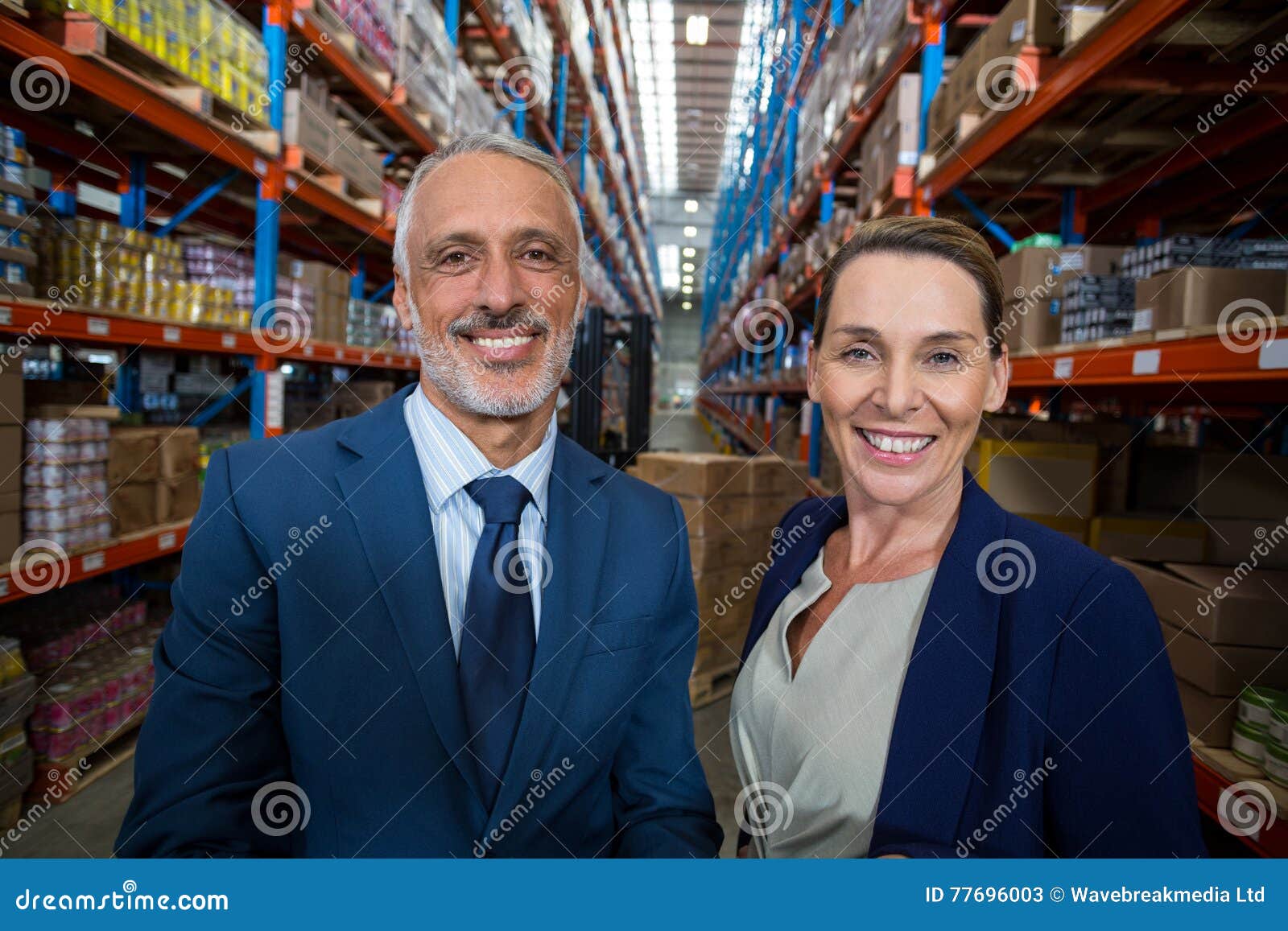 Portrait of Managers are Smiling and Posing Face To the Camera Stock ...